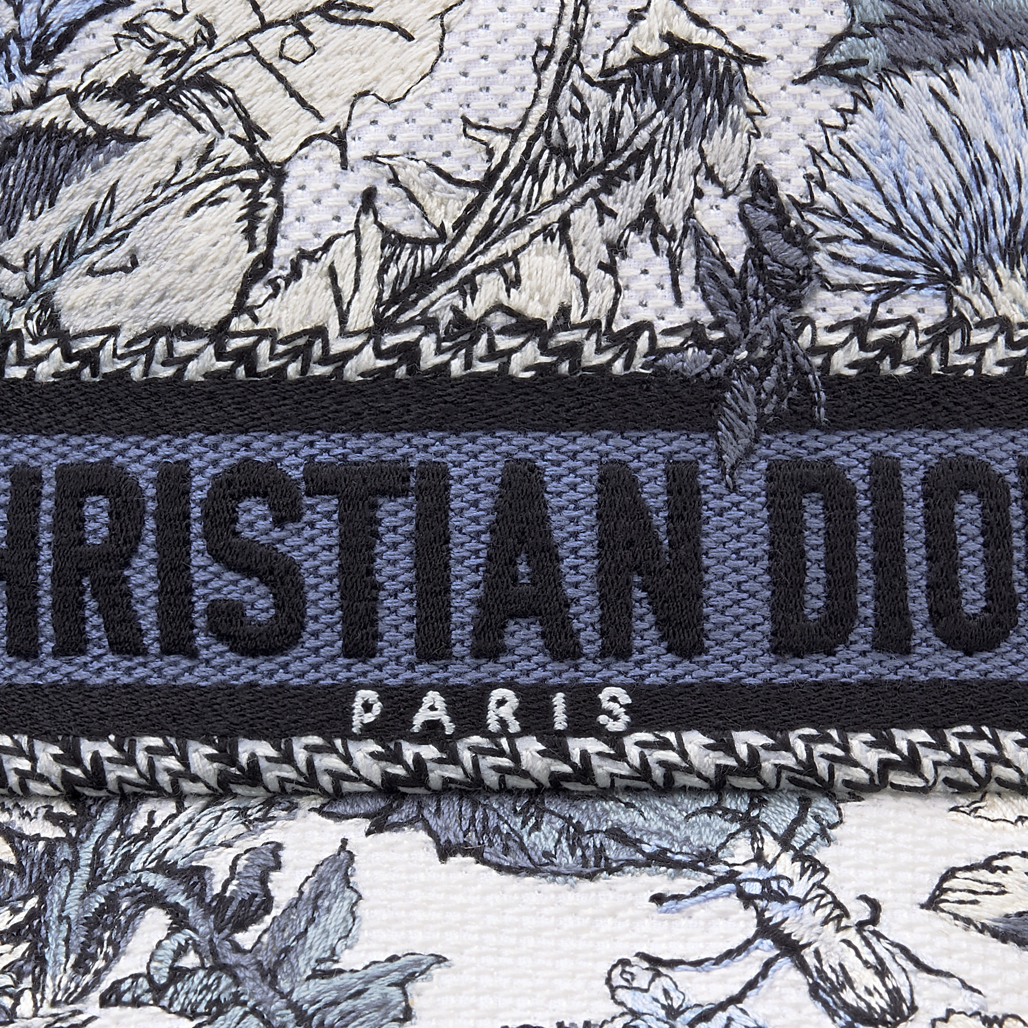 D-Bobby Dior Chardons Small-Brim Bucket Hat Blue and White Embroidery ...