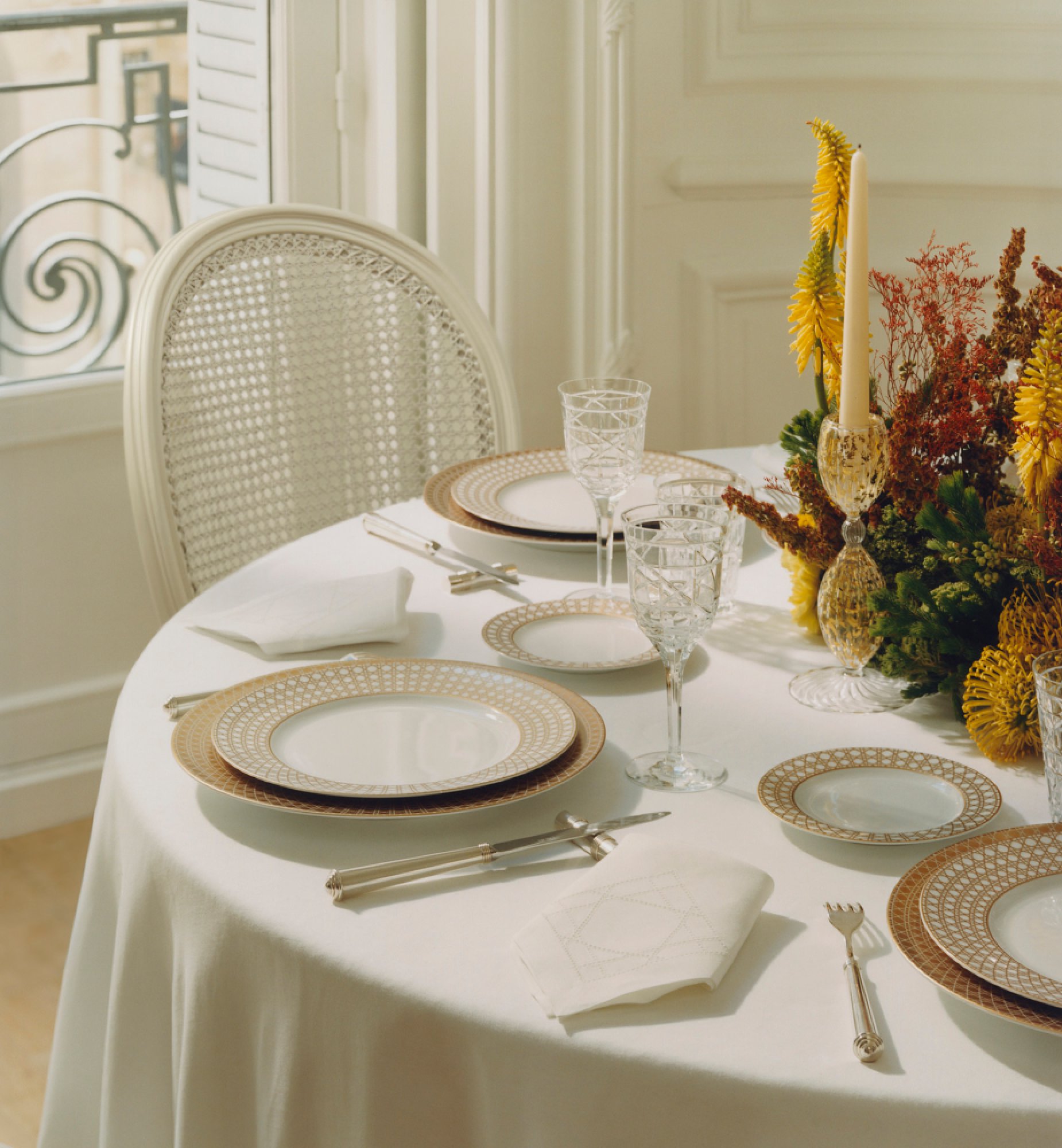 Dinner Plate Gold-Tone Cannage Montaigne | DIOR