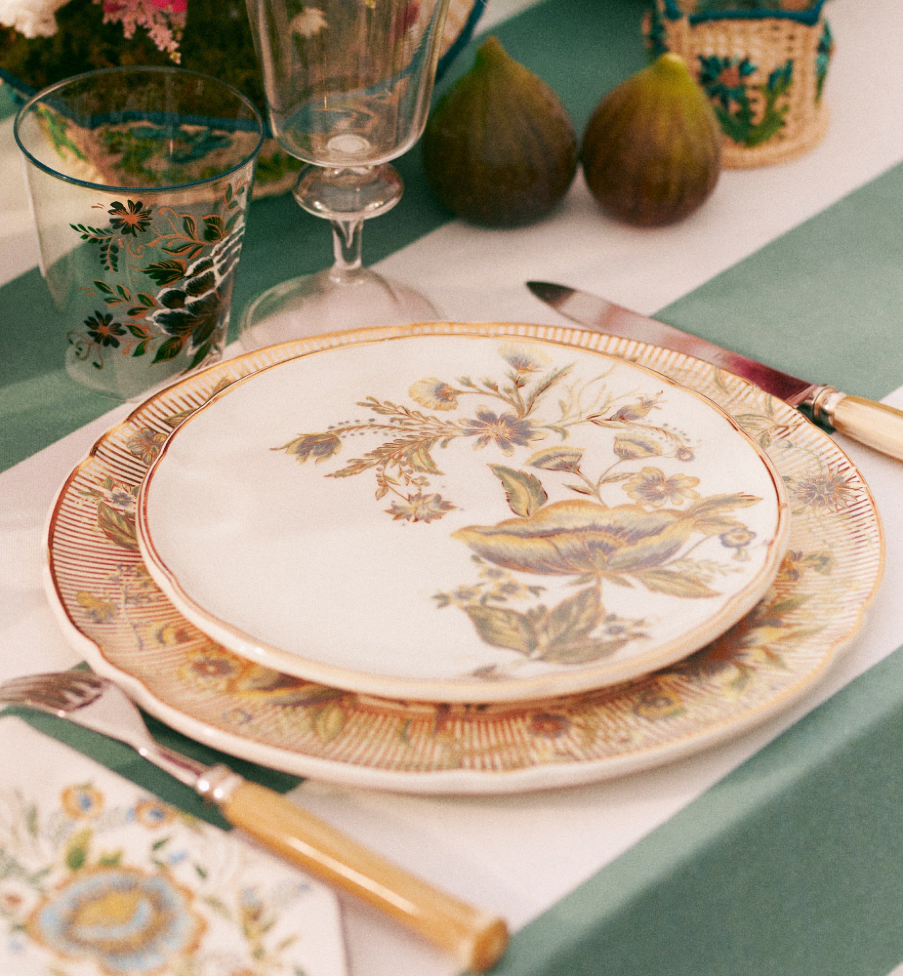 Dessert Plate Blue Roses d'Hiver | DIOR