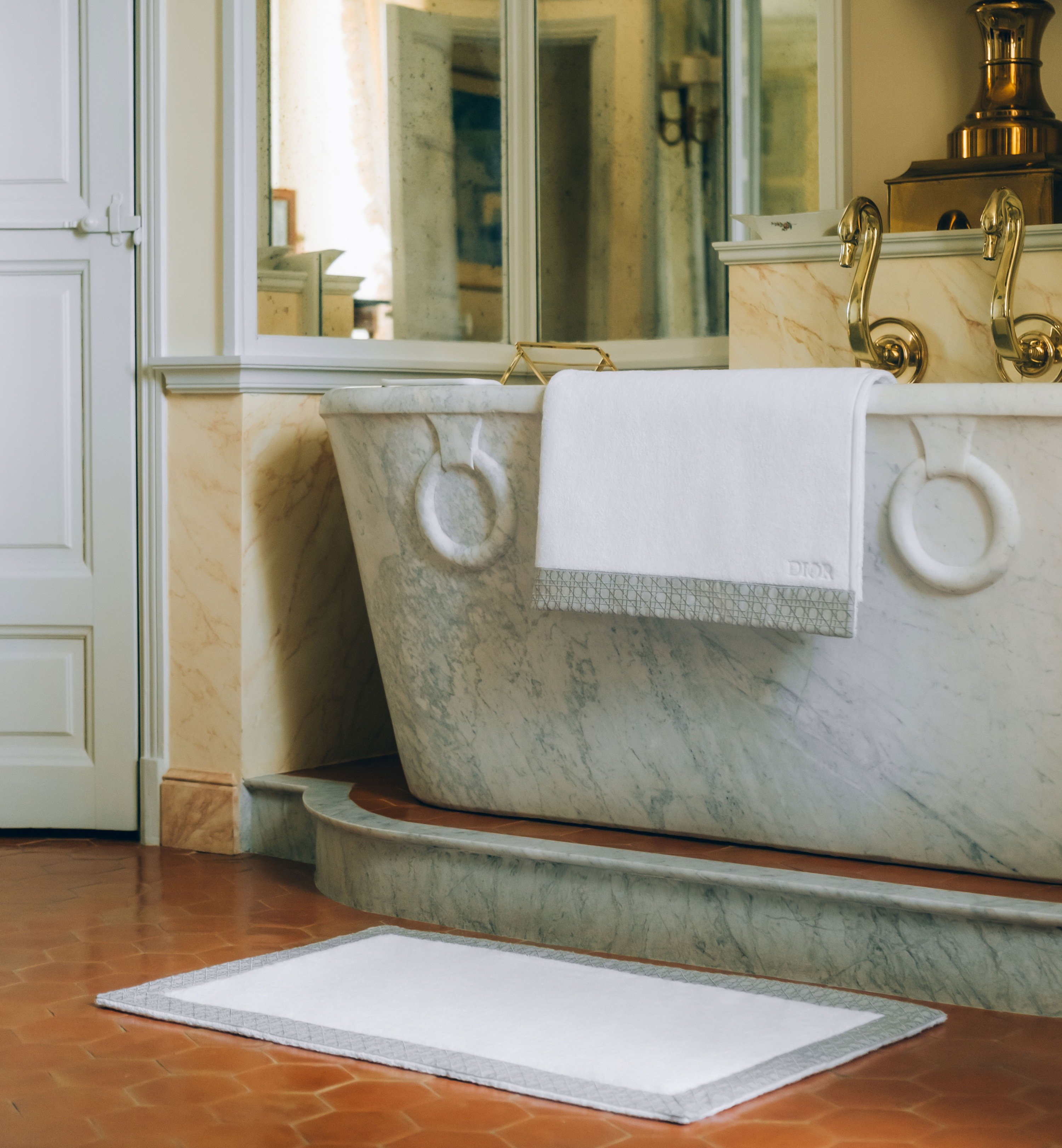 Tappetino da bagno Cannage bianco e grigio perla | DIOR