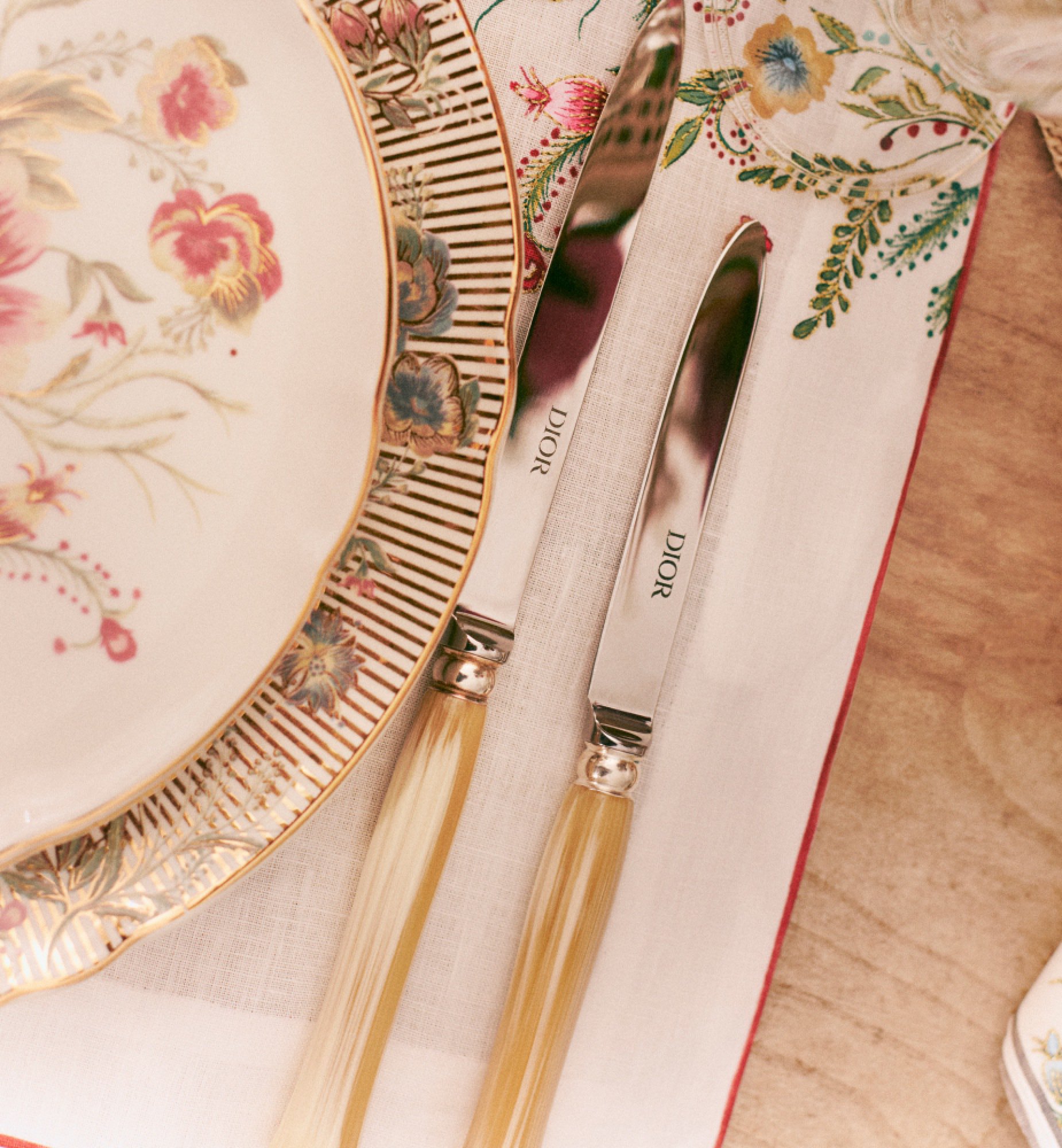 Placemat and Napkin Set Red Roses d'Hiver | DIOR
