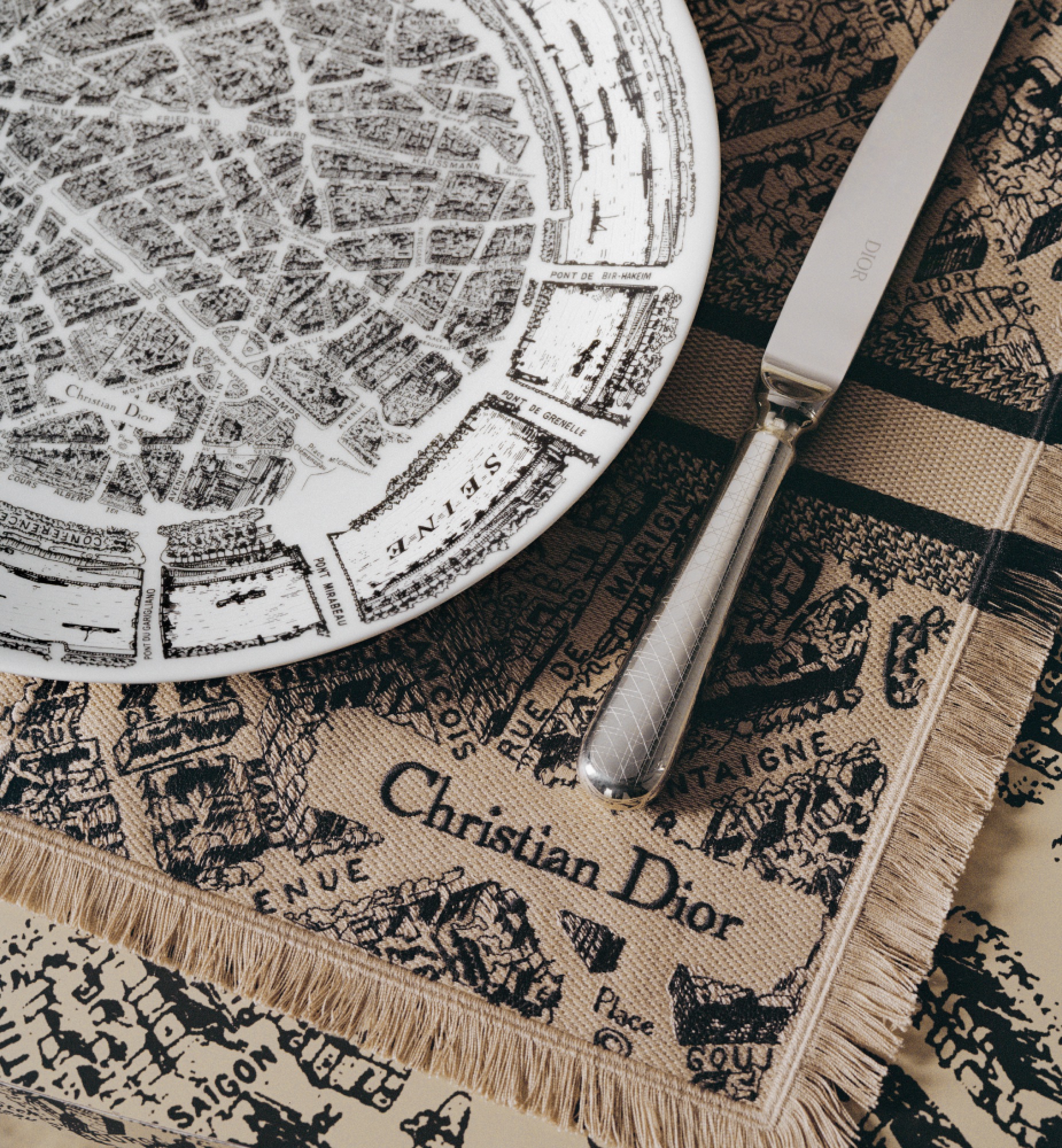 Placemat Beige and Black Plan de Paris Motif | DIOR