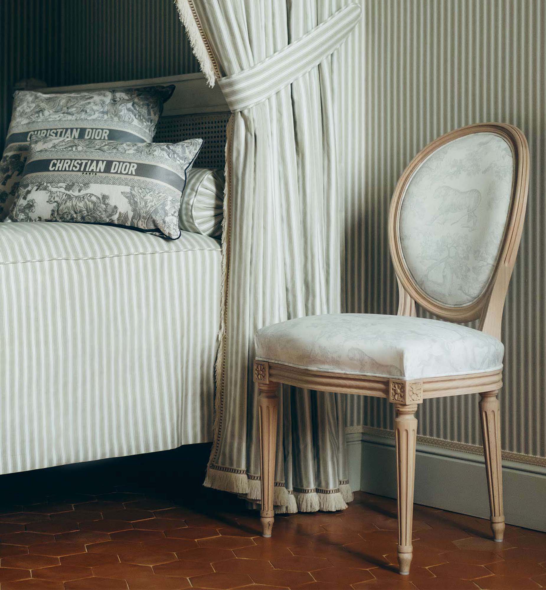 Medallion Chair Ivory Toile de Jouy | DIOR