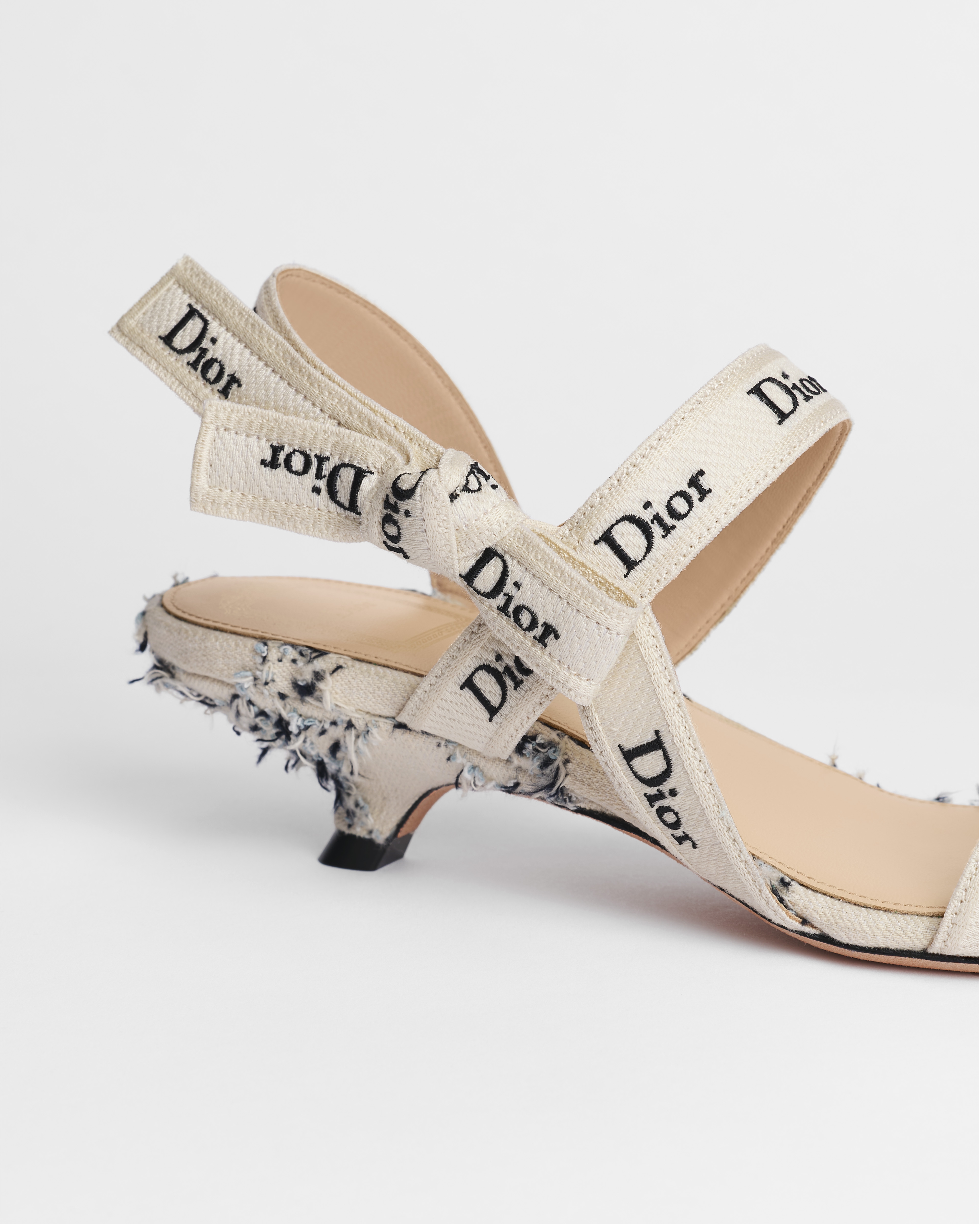 J'Adior Sandalette mit Riemen Cannage Bouclé aus Baumwolle in Weiß und ...