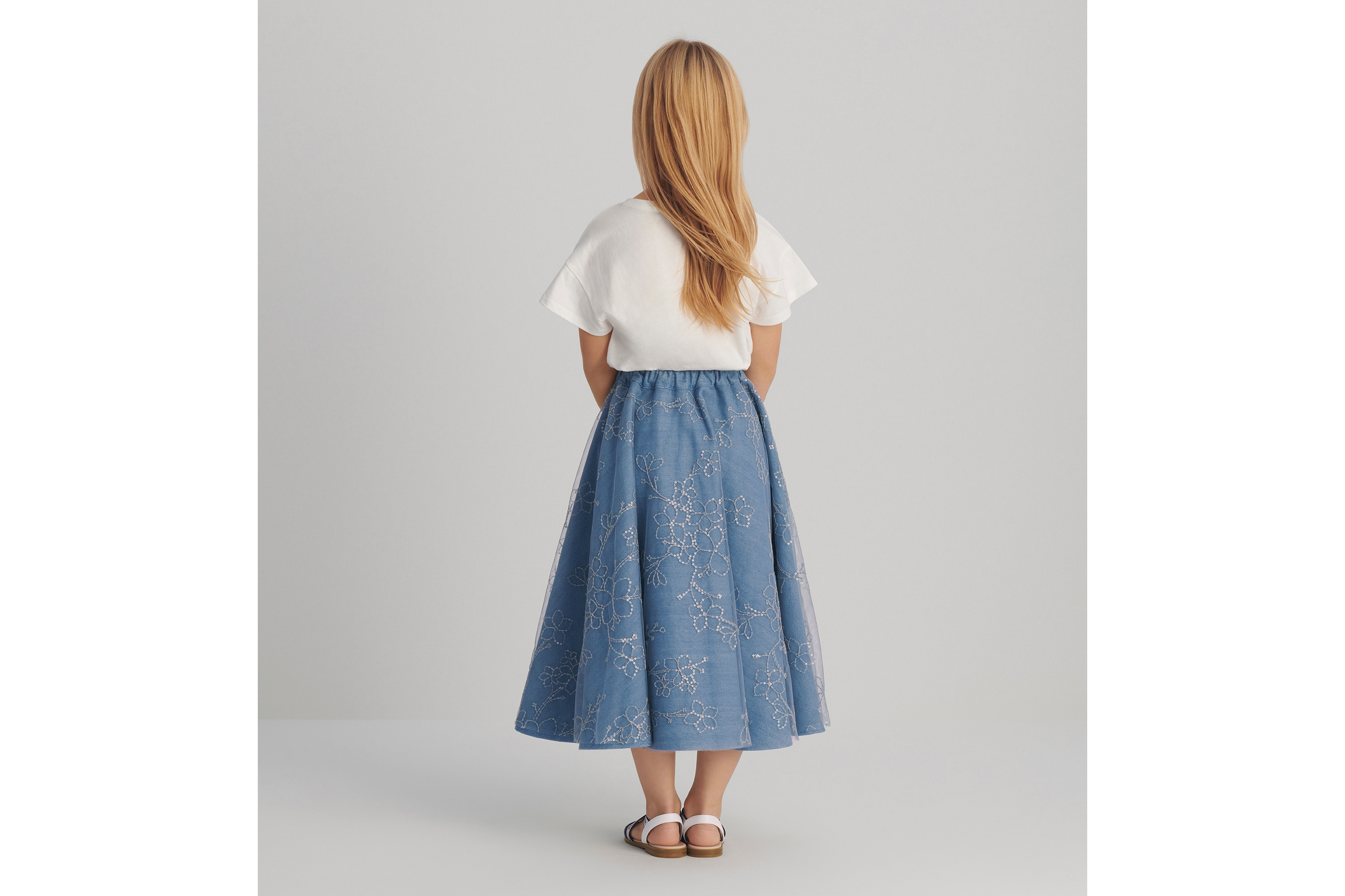 Lange rok voor kinderen Blauwe katoendenim en tule geborduurd met nieuw ...