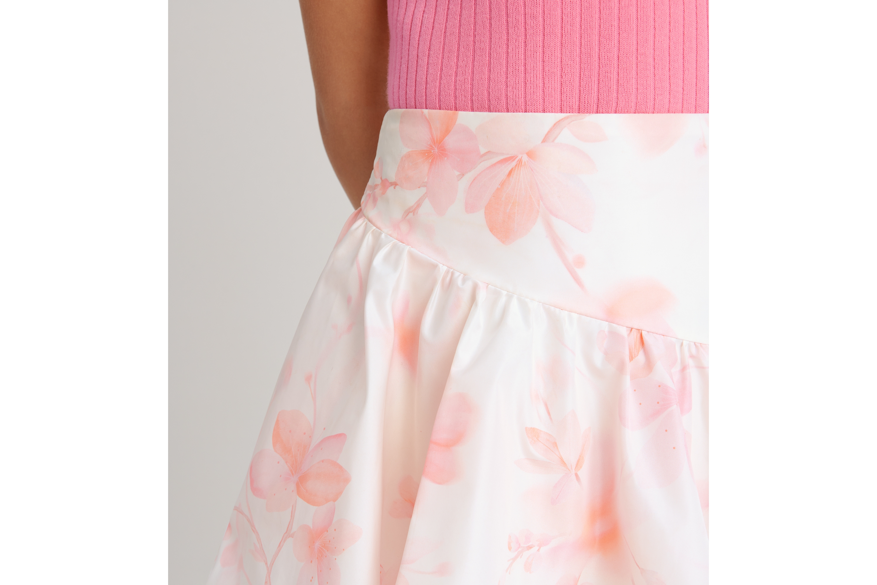 Jupe courte enfant Toile technique ivoire à motif floral saisonnier ...