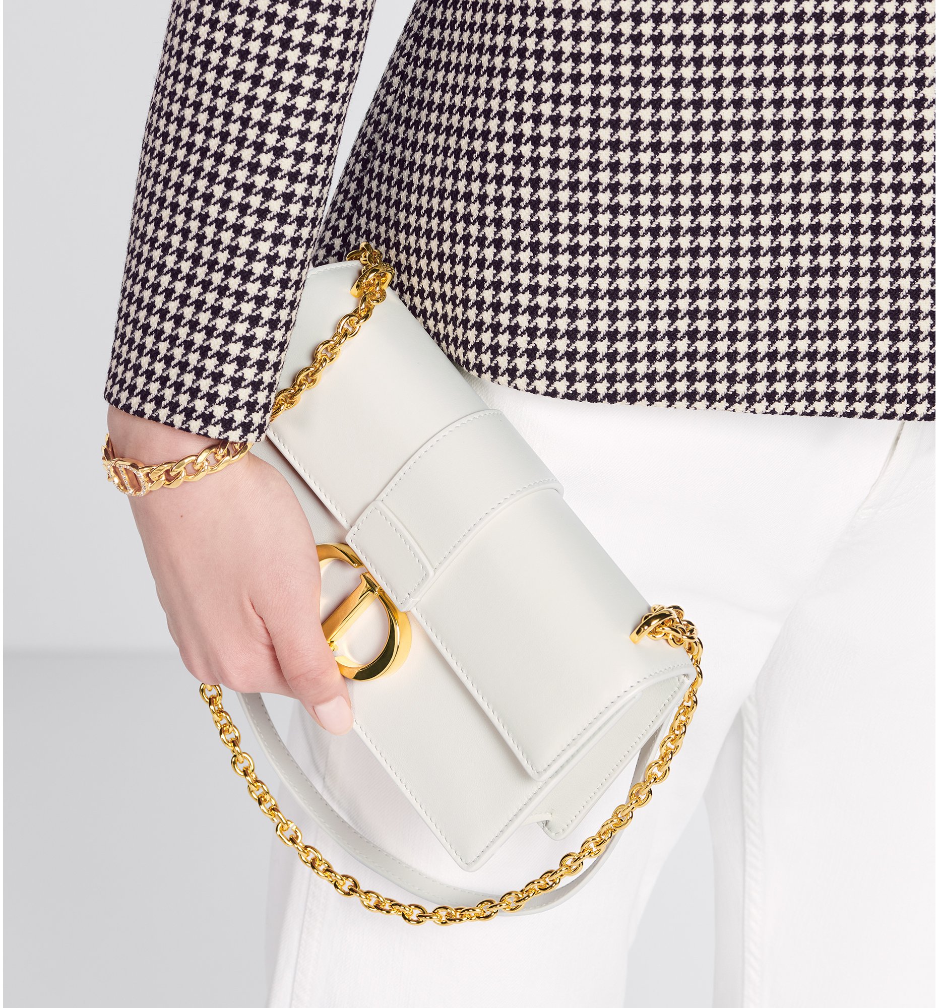 30 Montaigne East-West-tas met ketting Lattekleurig kalfsleer | DIOR