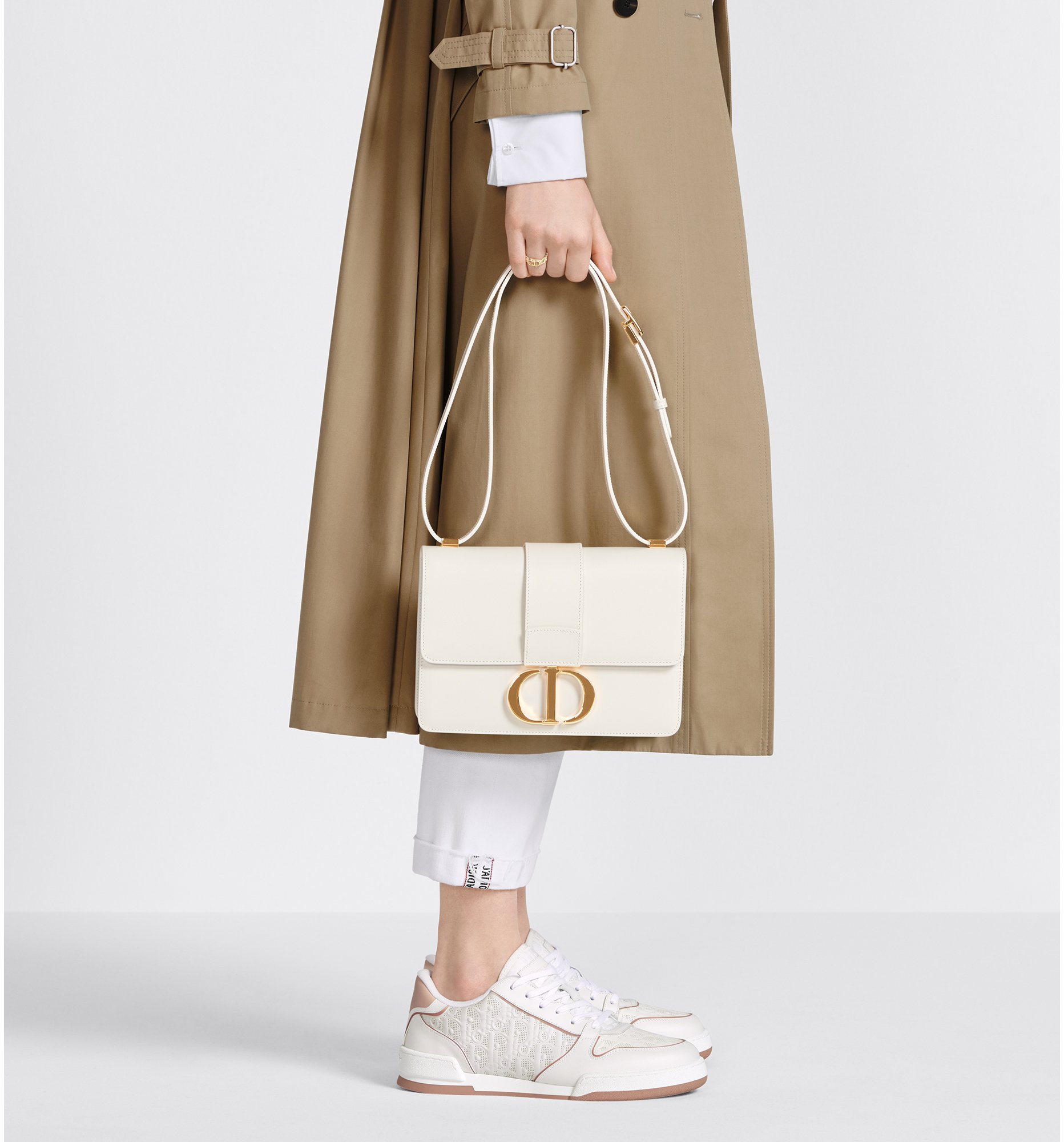 Sac 30 Montaigne Cuir de veau box couleur latte | DIOR