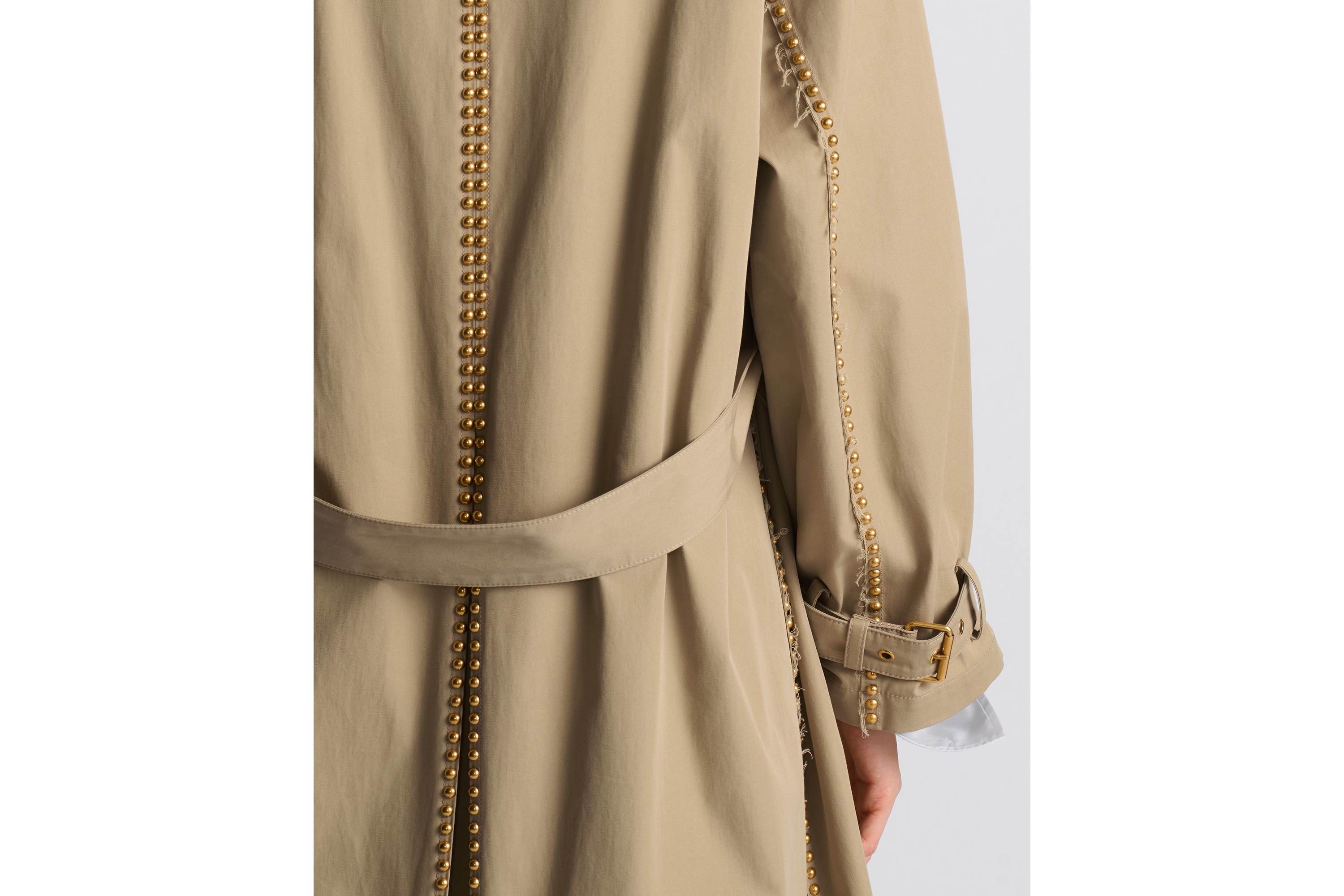 Gabardina bordada Gabardina de algodón beige y tachuelas doradas | DIOR