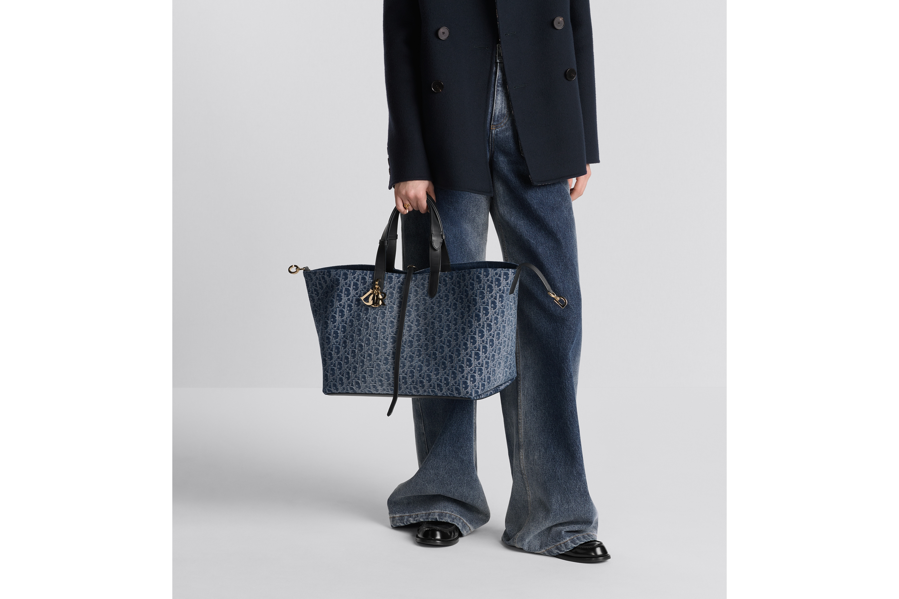 Large Dior Toujours Bag Blue Denim Dior Oblique Jacquard | DIOR