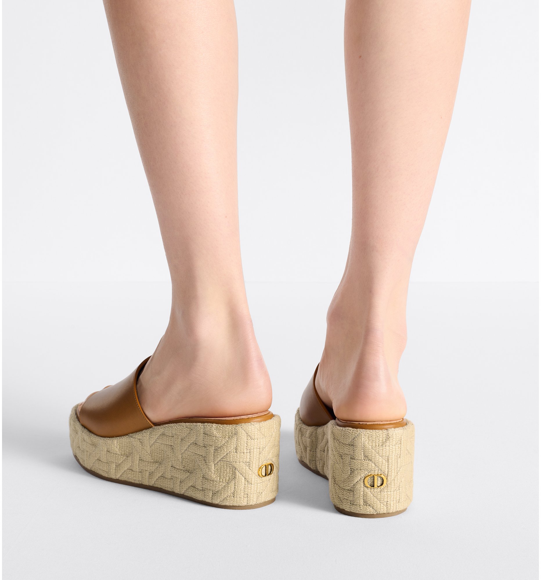 Mule à talon compensé Attitude Dior Cuir de veau camel | DIOR