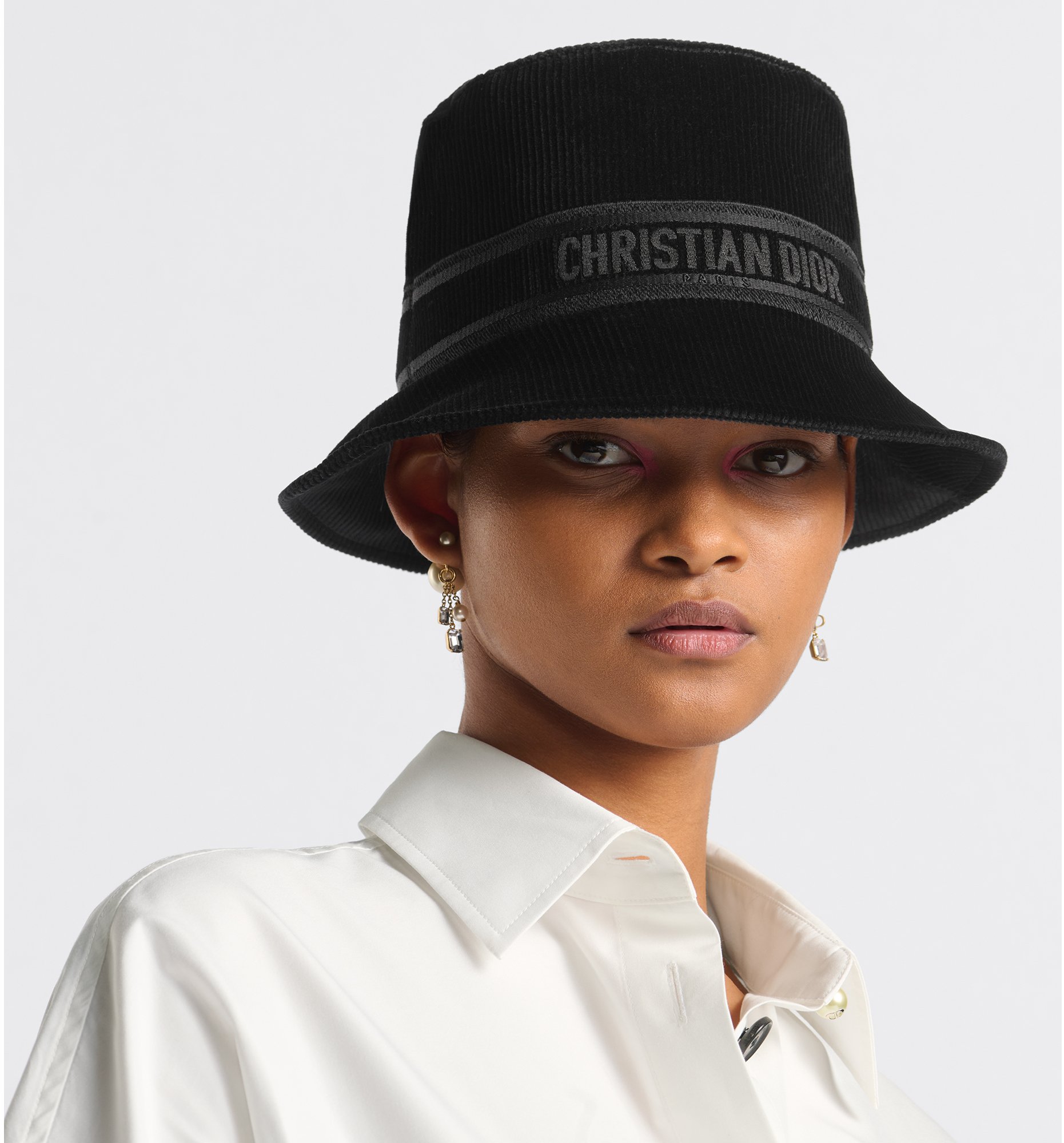 D-Bobby Small Brim Bucket Hat Black Corduroy | DIOR