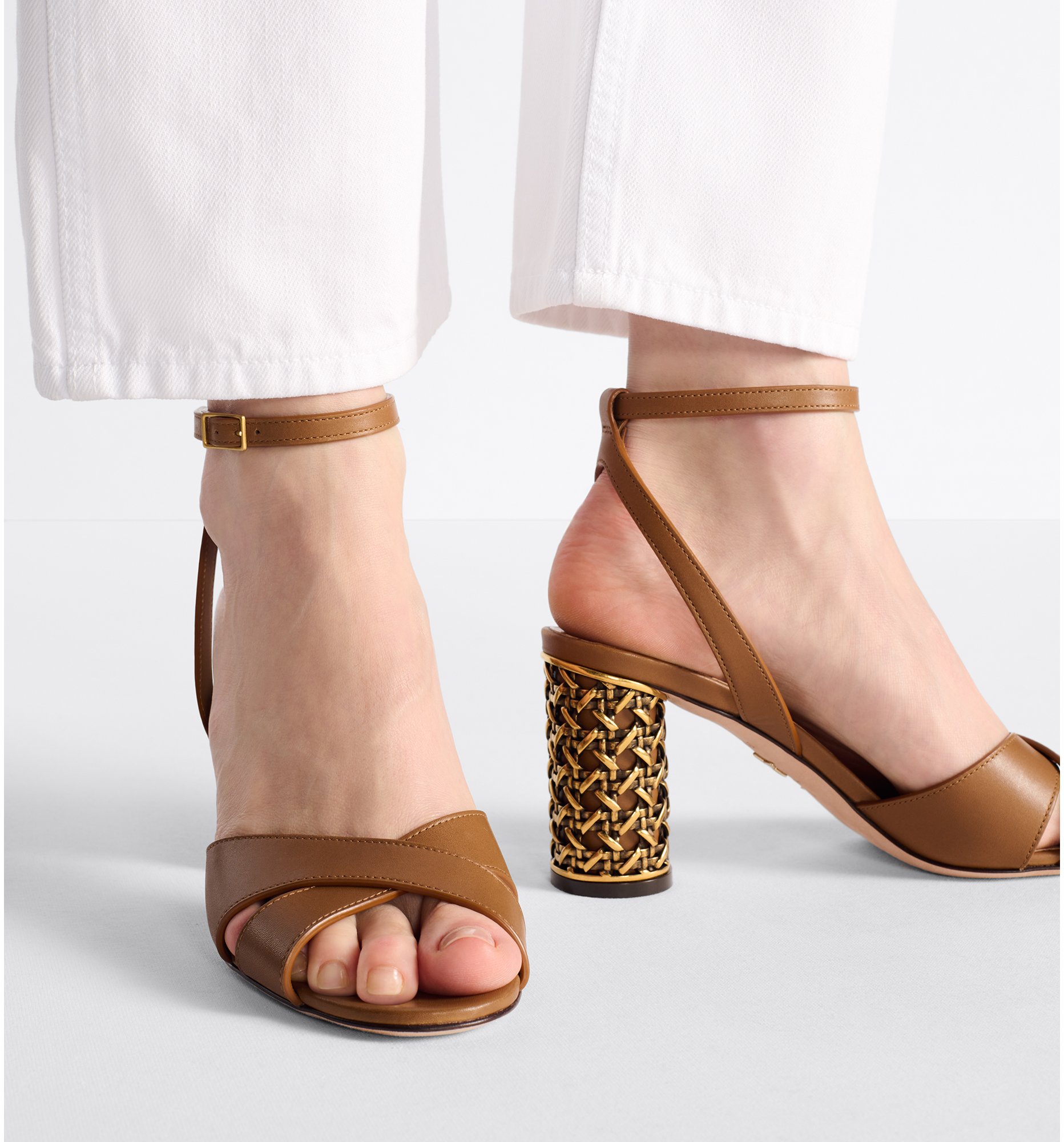 Dior Icon-sandaal met hak Camel kalfsleer | DIOR