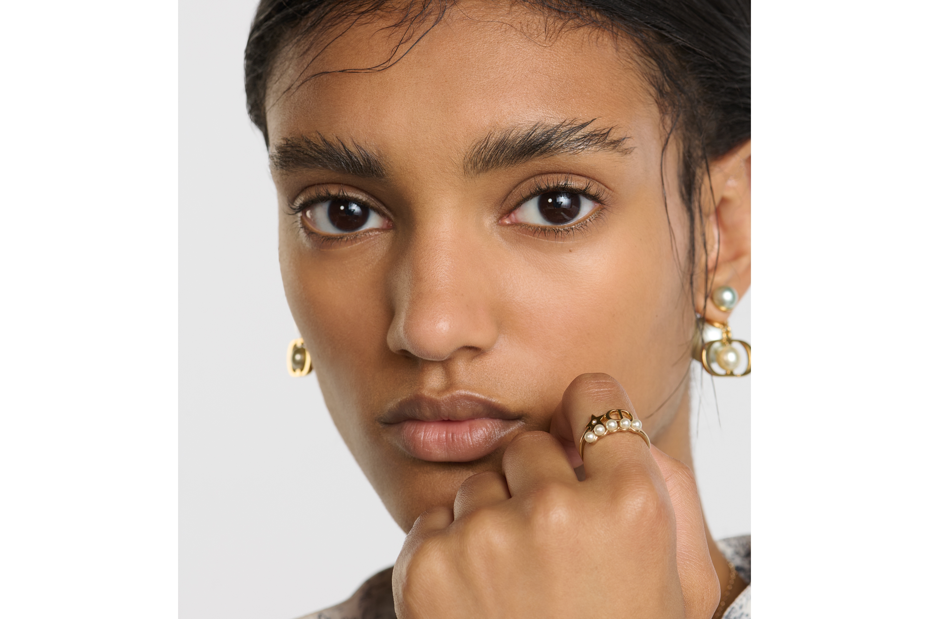 Petit CD Ring Gold-Finish Metal with White Resin Pearls and a Silver ...