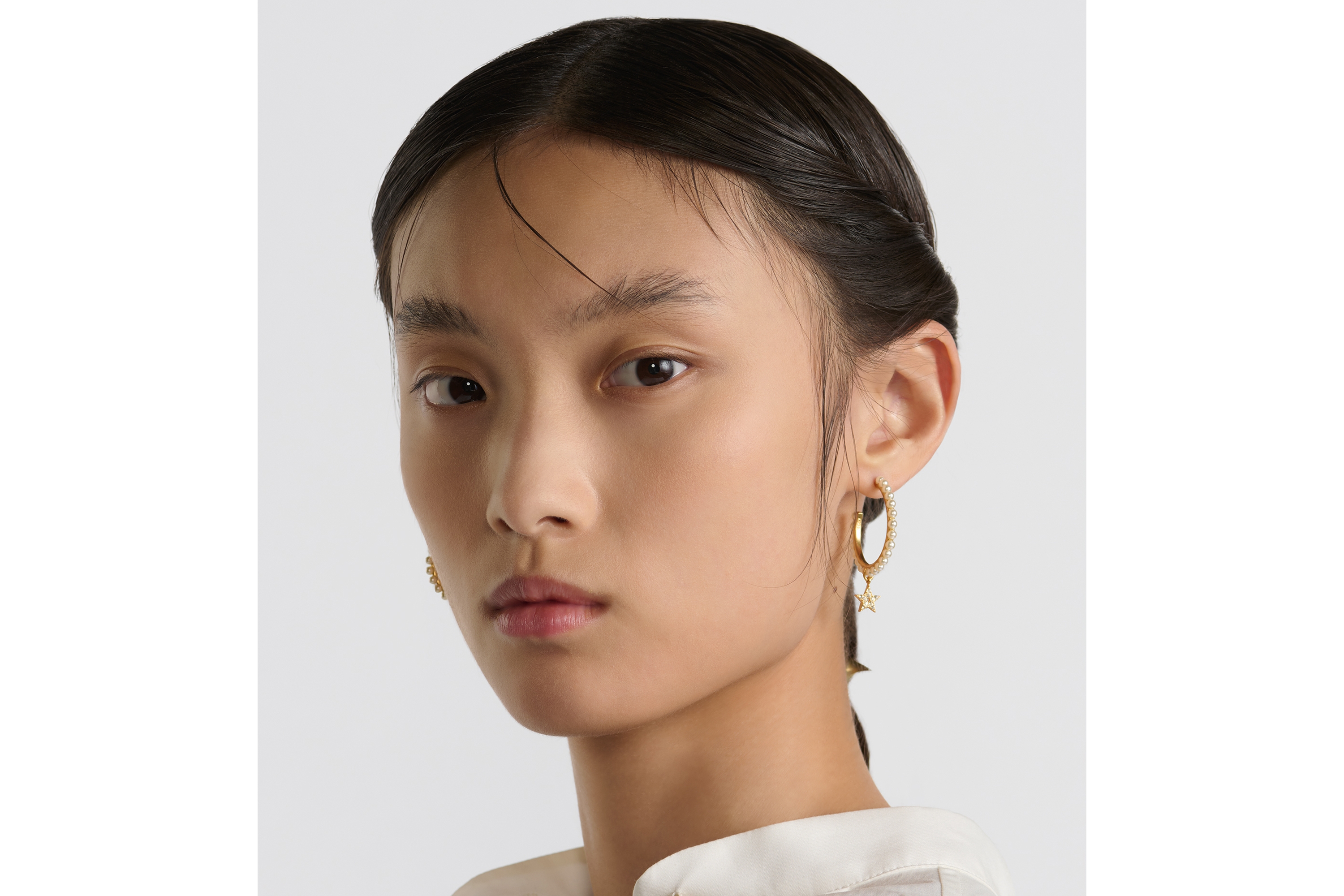 Orecchini Petit CD Metallo con finitura color oro, perle in resina ...