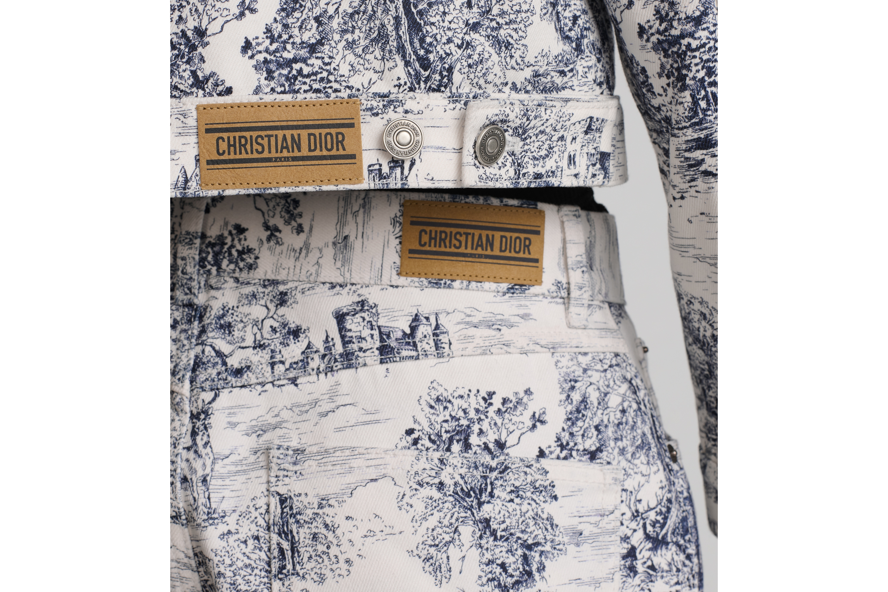 Shorts White Cotton Denim with Blue Toile de Jouy Scotland Motif | DIOR