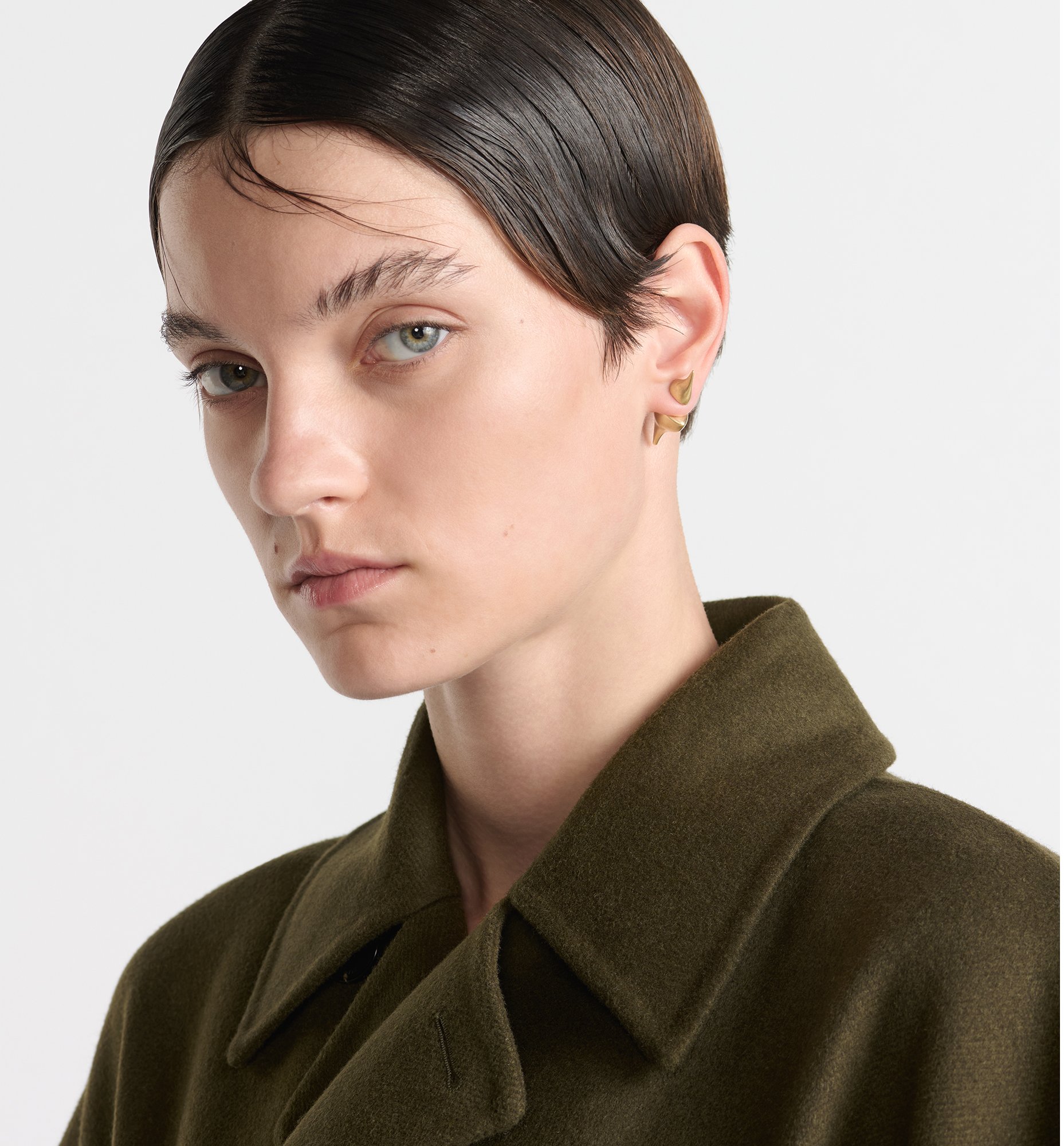 Brincos Dior Tribales Metal com acabamento dourado | DIOR