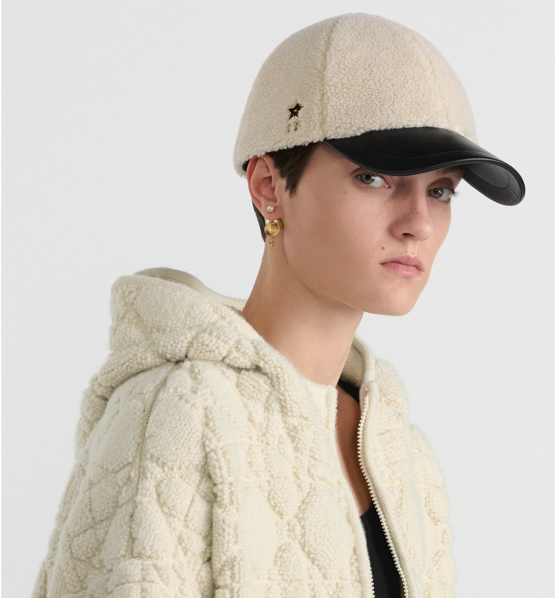 D-Player DiorAlps-pet Witte technische stof met schapenwol-effect en ...
