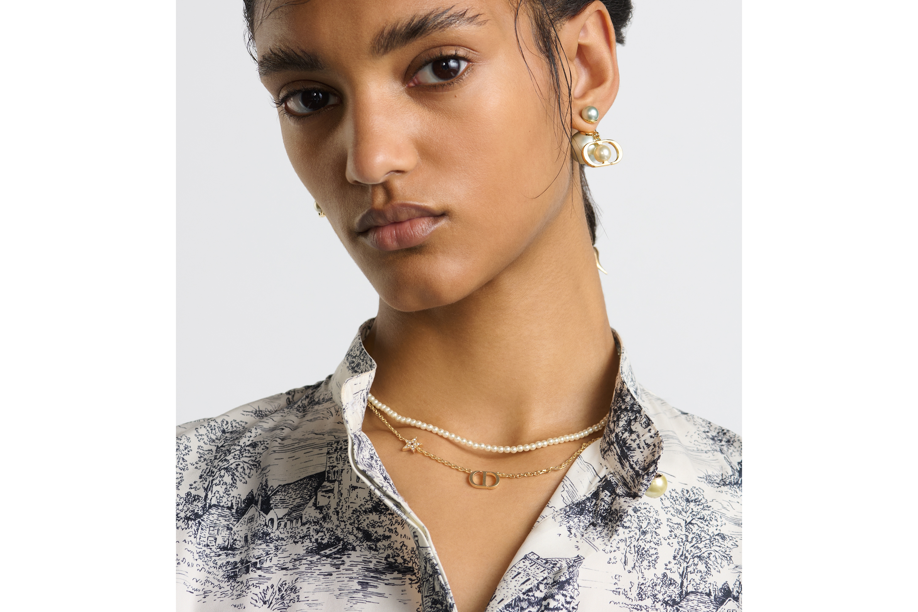 Petit CD Necklace Gold-Finish Metal with White Resin Pearls and Silver ...