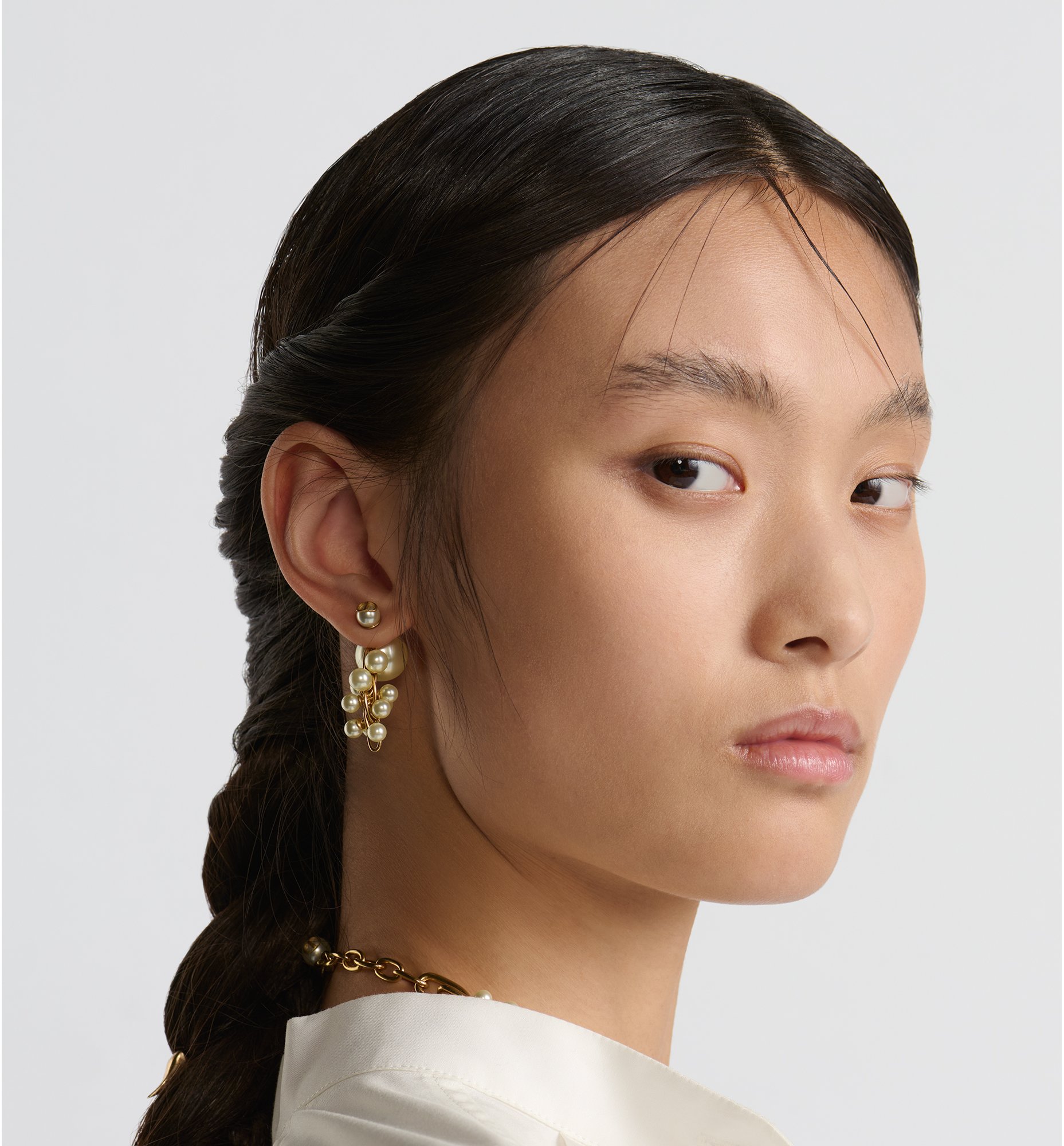 Boucles Doreilles Dior Tribales Métal Finition Dorée Et Perles En