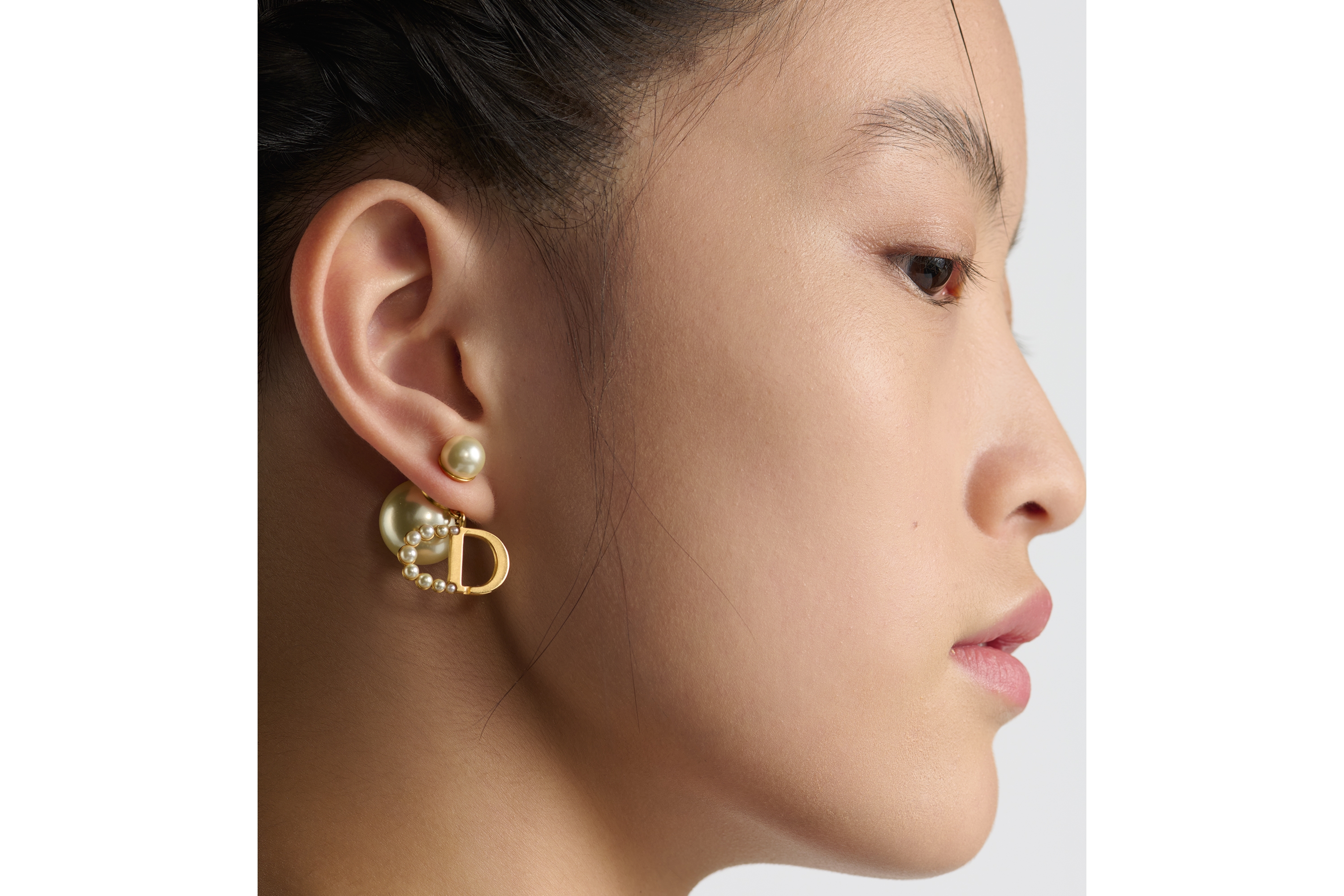 Dior Tribales Earrings Gold-Finish Metal and White Resin Pearls | DIOR