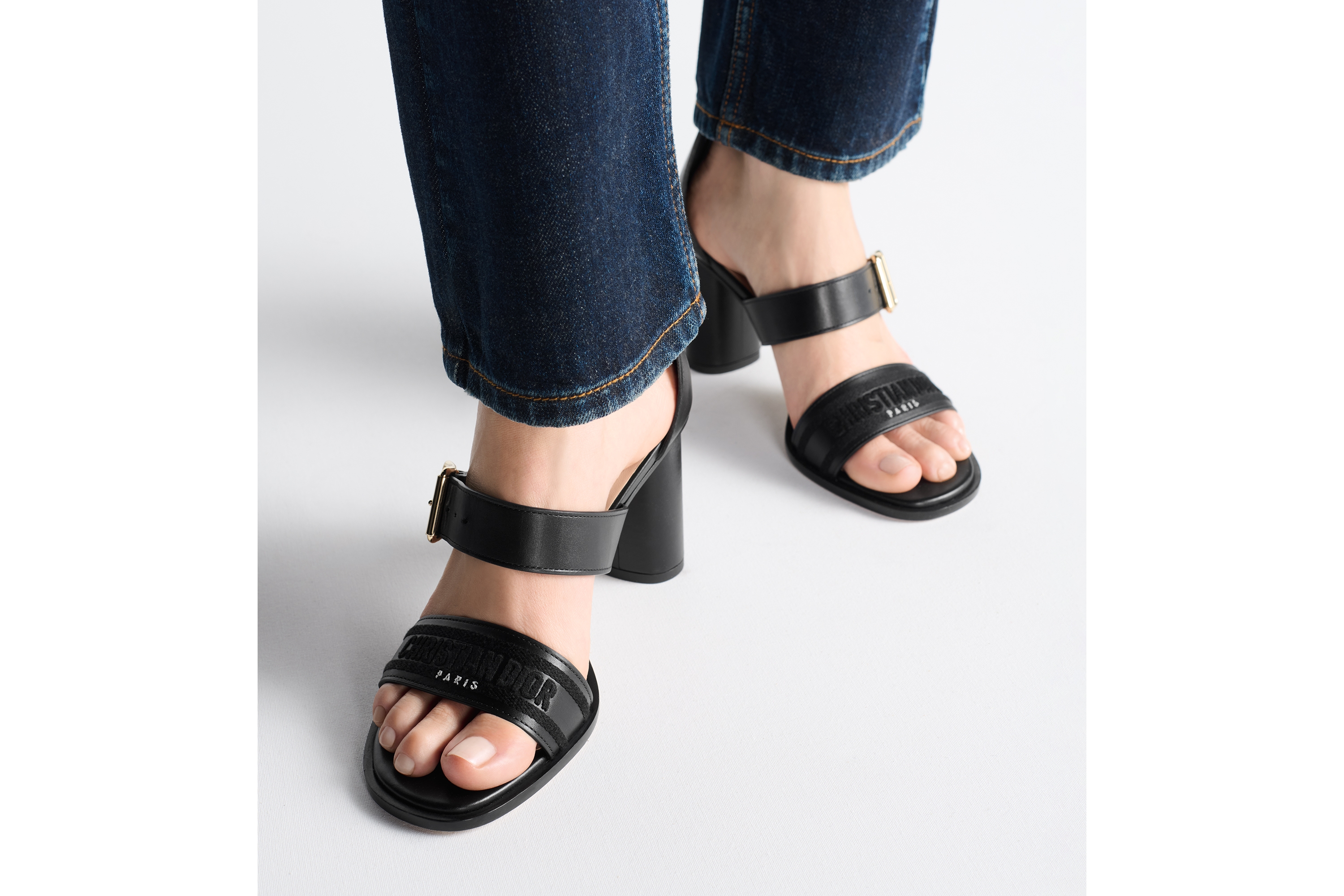 Sandale à talon Dway Cuir de veau et coton brodé noirs | DIOR