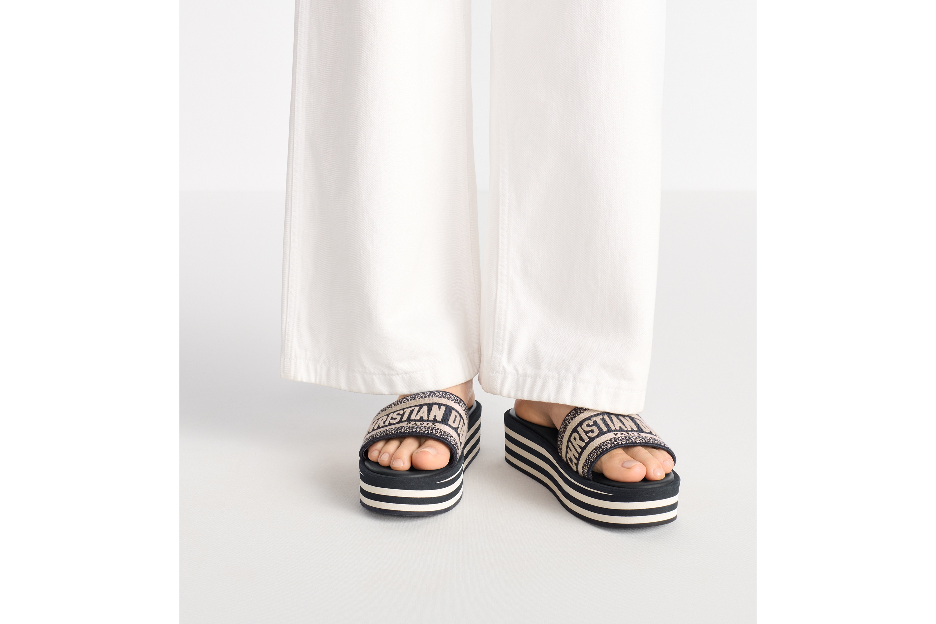Dway Platform Slide Deep Blue Embroidered Cotton | DIOR
