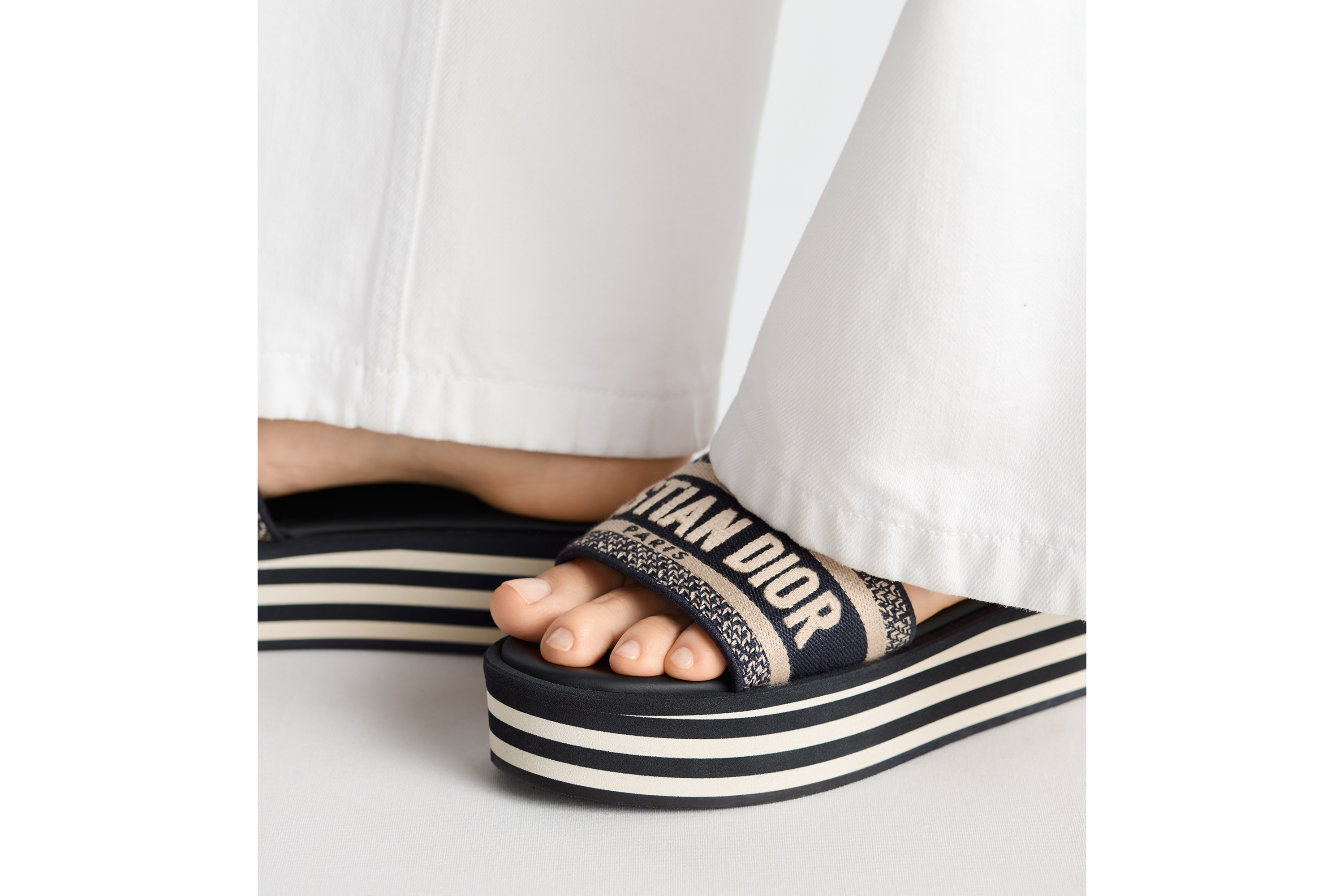 Dway Platform Slide Deep Blue Embroidered Cotton | DIOR