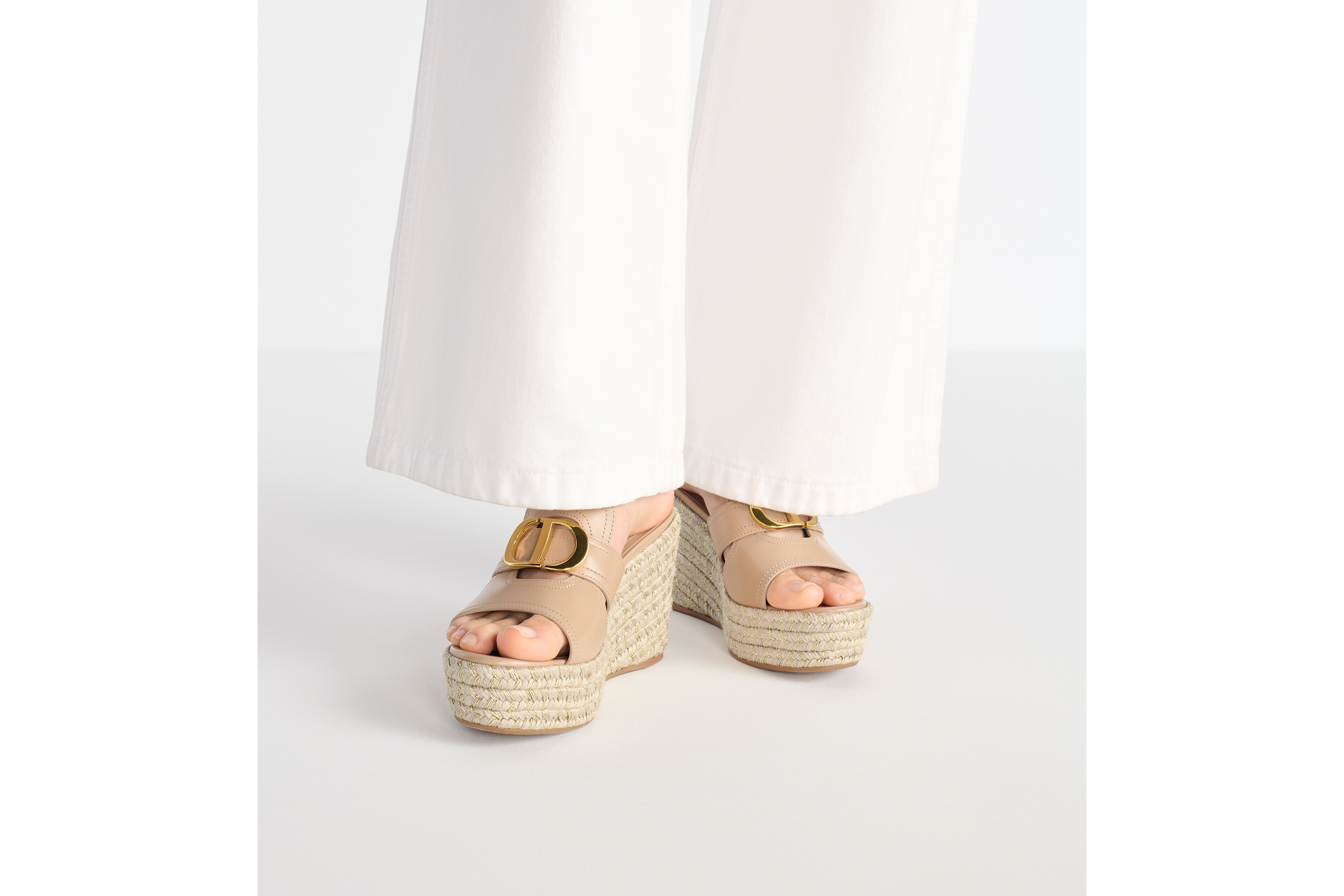 Mule à talon compensé 30 Montaigne Cuir de veau beige | DIOR