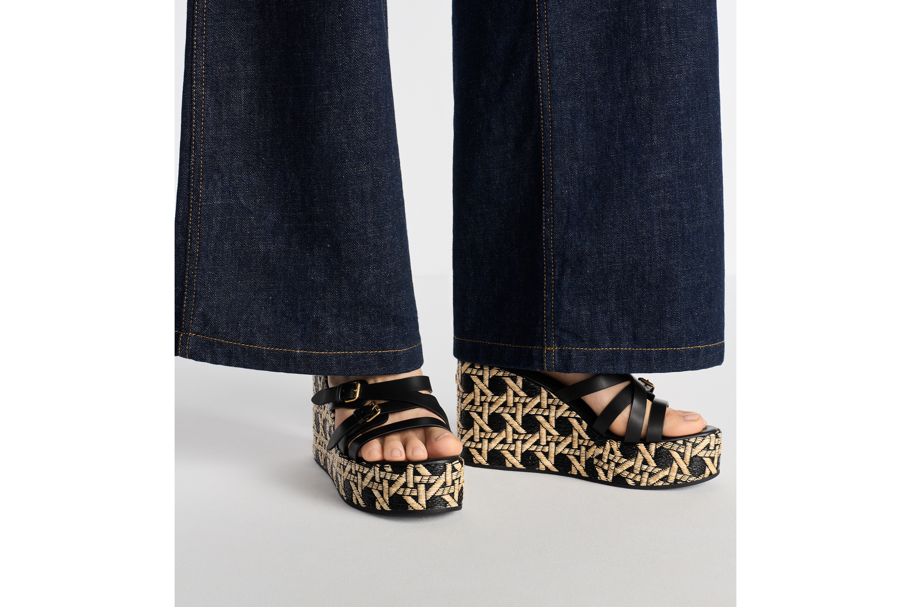 Mule à talon compensé L'Amazone Dior Cuir de veau noir et raphia ...