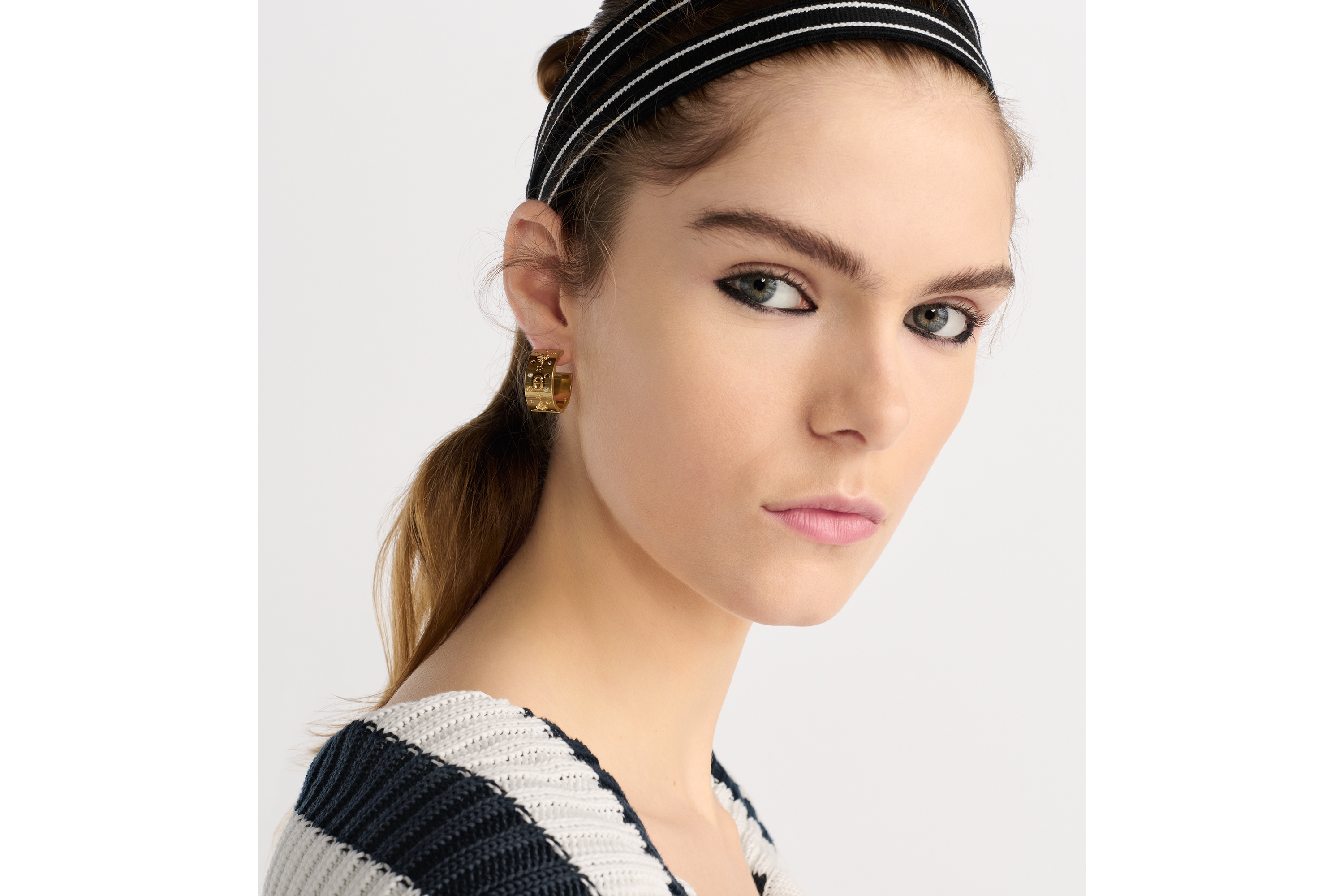 Dior Céleste Hoop Earrings Gold-Finish Metal with White Resin Pearls ...