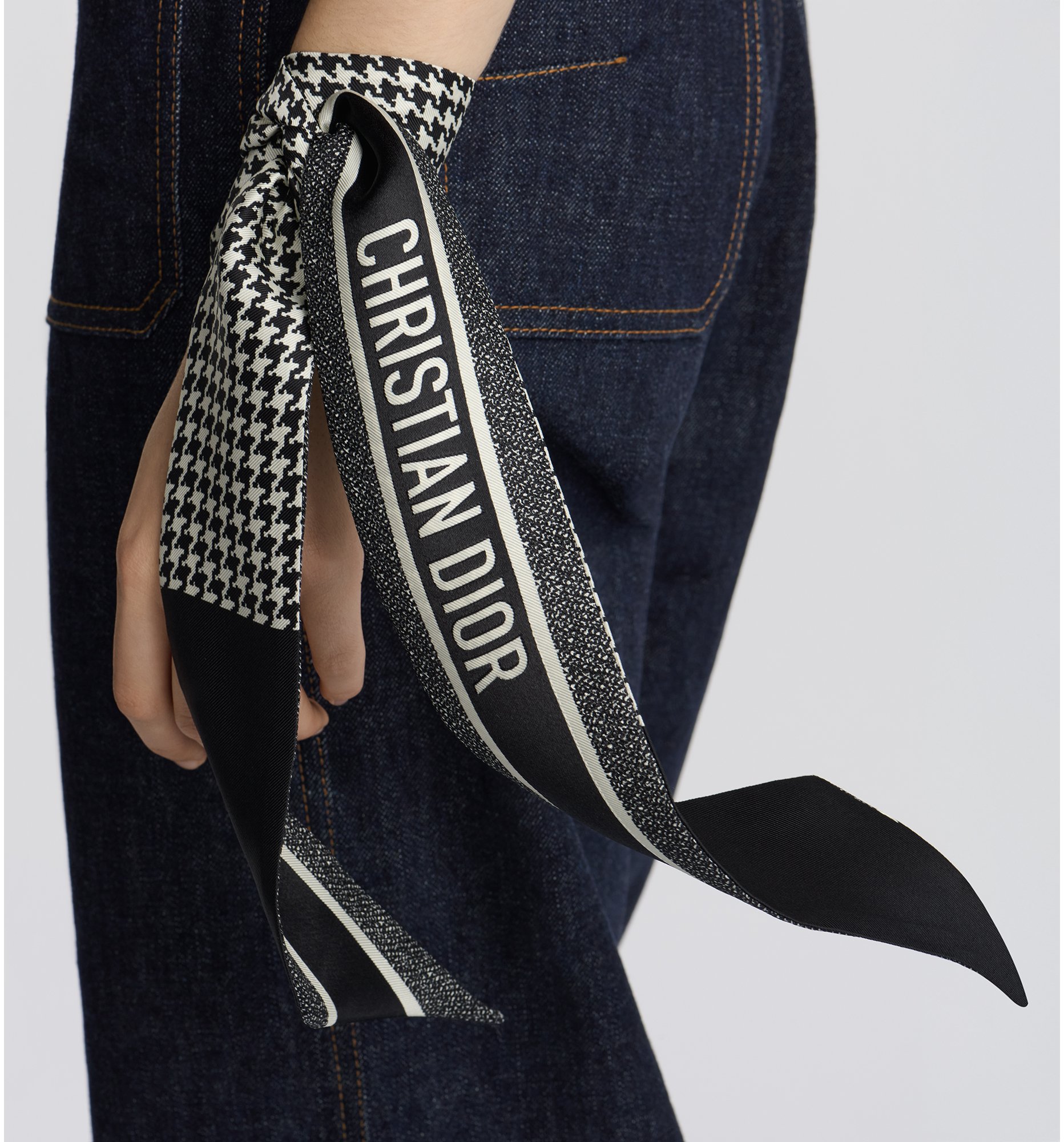 Mitzah 30 Montaigne Twill de soie noir et blanc | DIOR