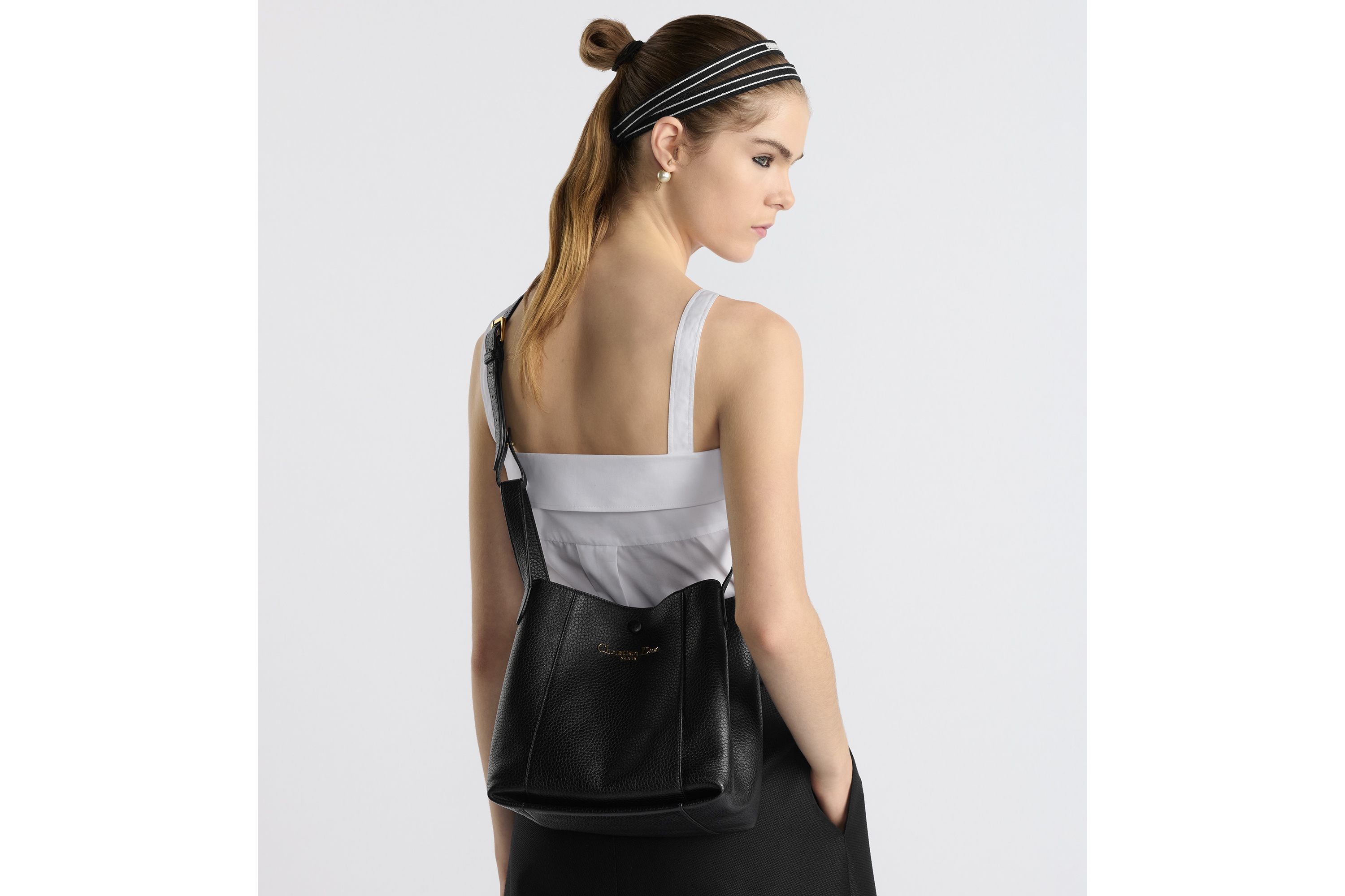 Medium Signature Bucket Bag Black Grained Calfskin | DIOR