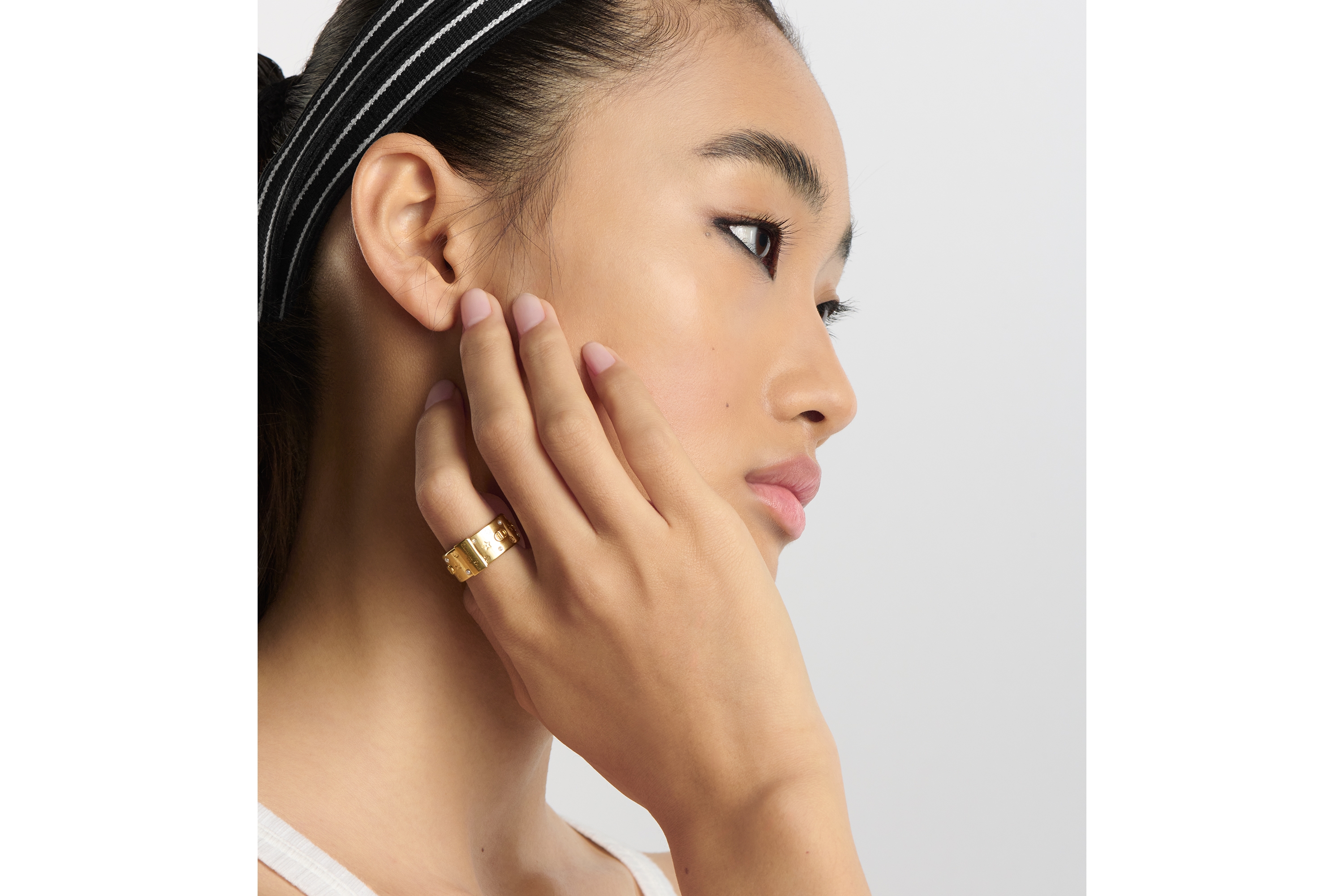 Dior Céleste Ring Gold-Finish Metal with White Resin Pearls and Silver-Tone Crystals | DIOR