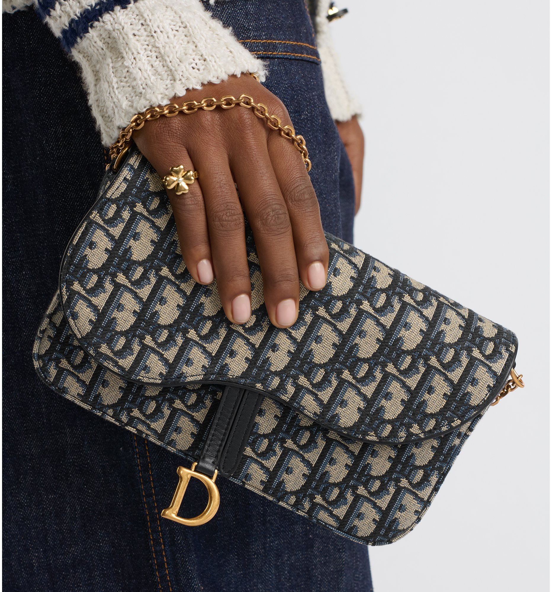 Medium Saddle Pouch with Chain Blue Dior Oblique Jacquard | DIOR