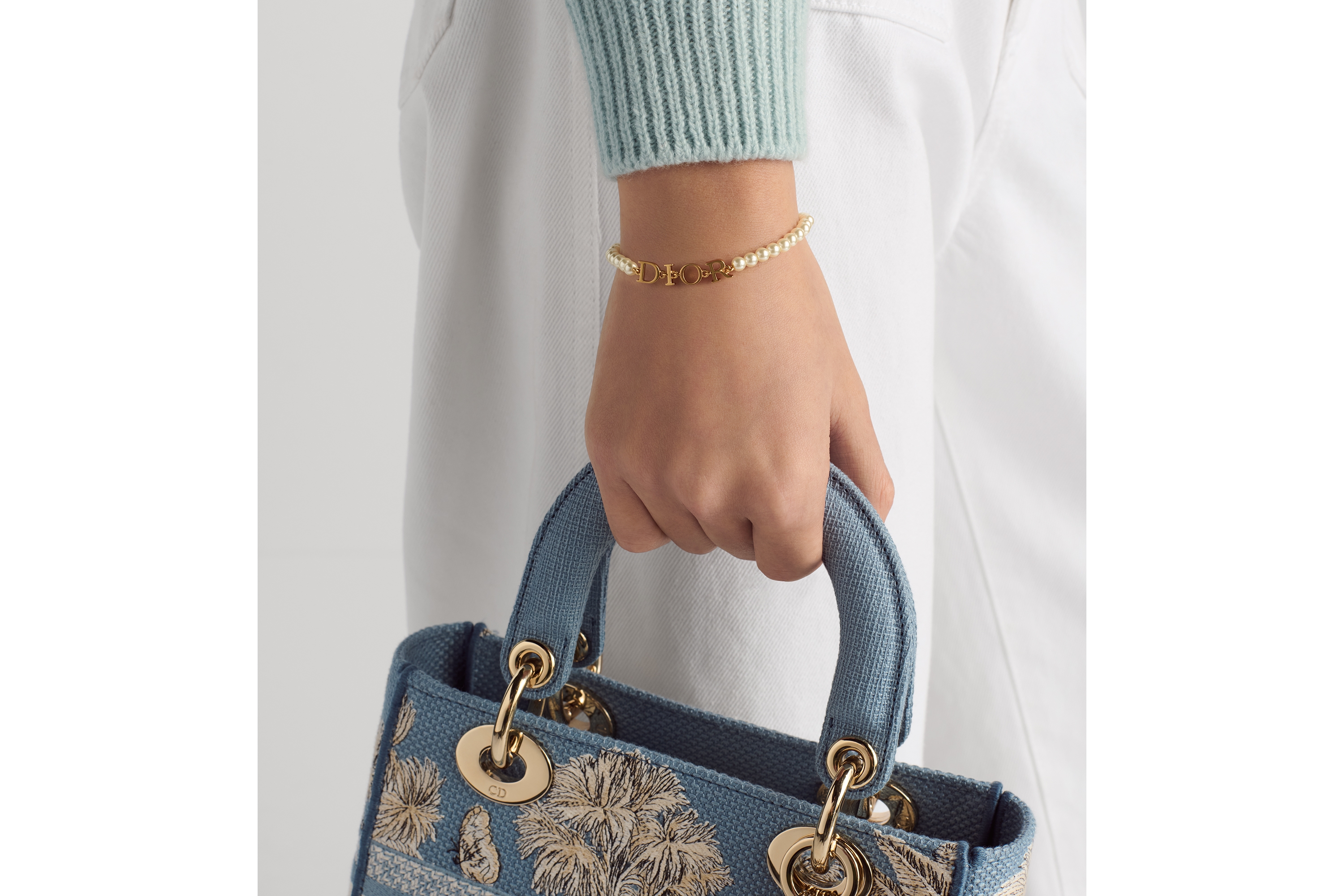 Dio(r)evolution Bracelet Gold-Finish Metal and White Resin Pearls | DIOR