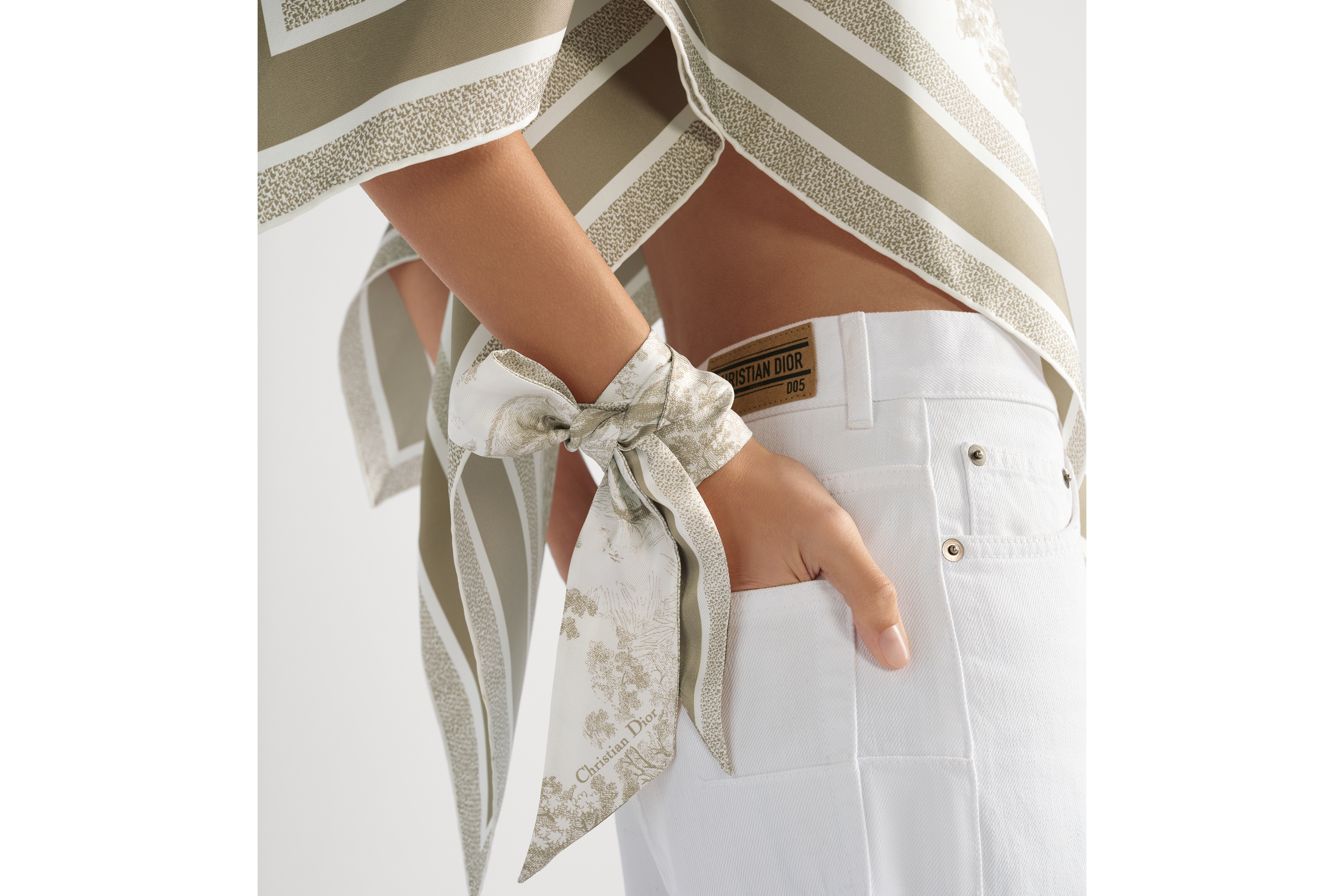 Dioriviera Toile de Jouy Sauvage Mitzah Scarf White and Beige Silk Twill | DIOR