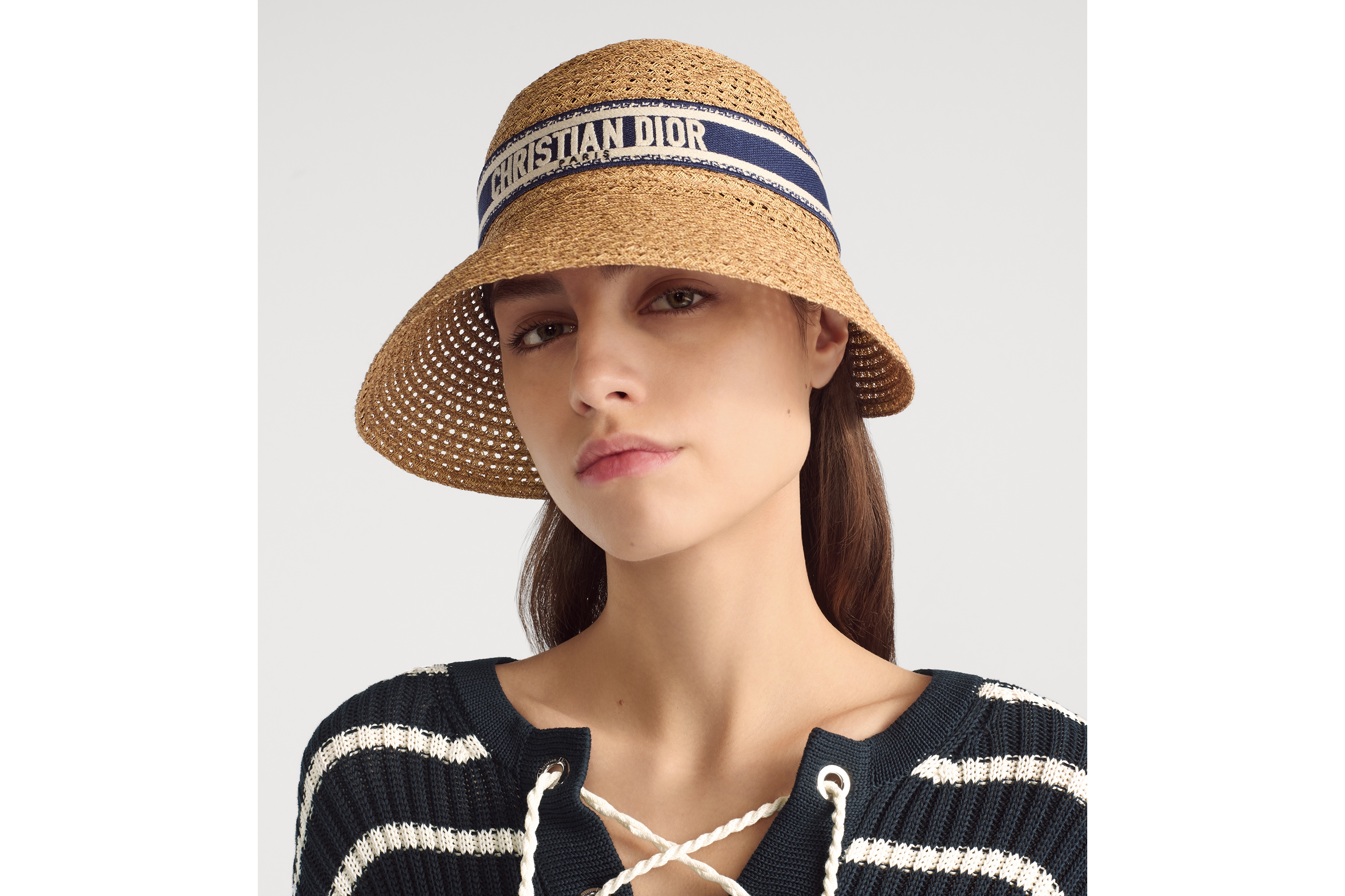 Dioriviera D-Wave Glockenhut mit breiter Krempe Stroh mit besticktem ...