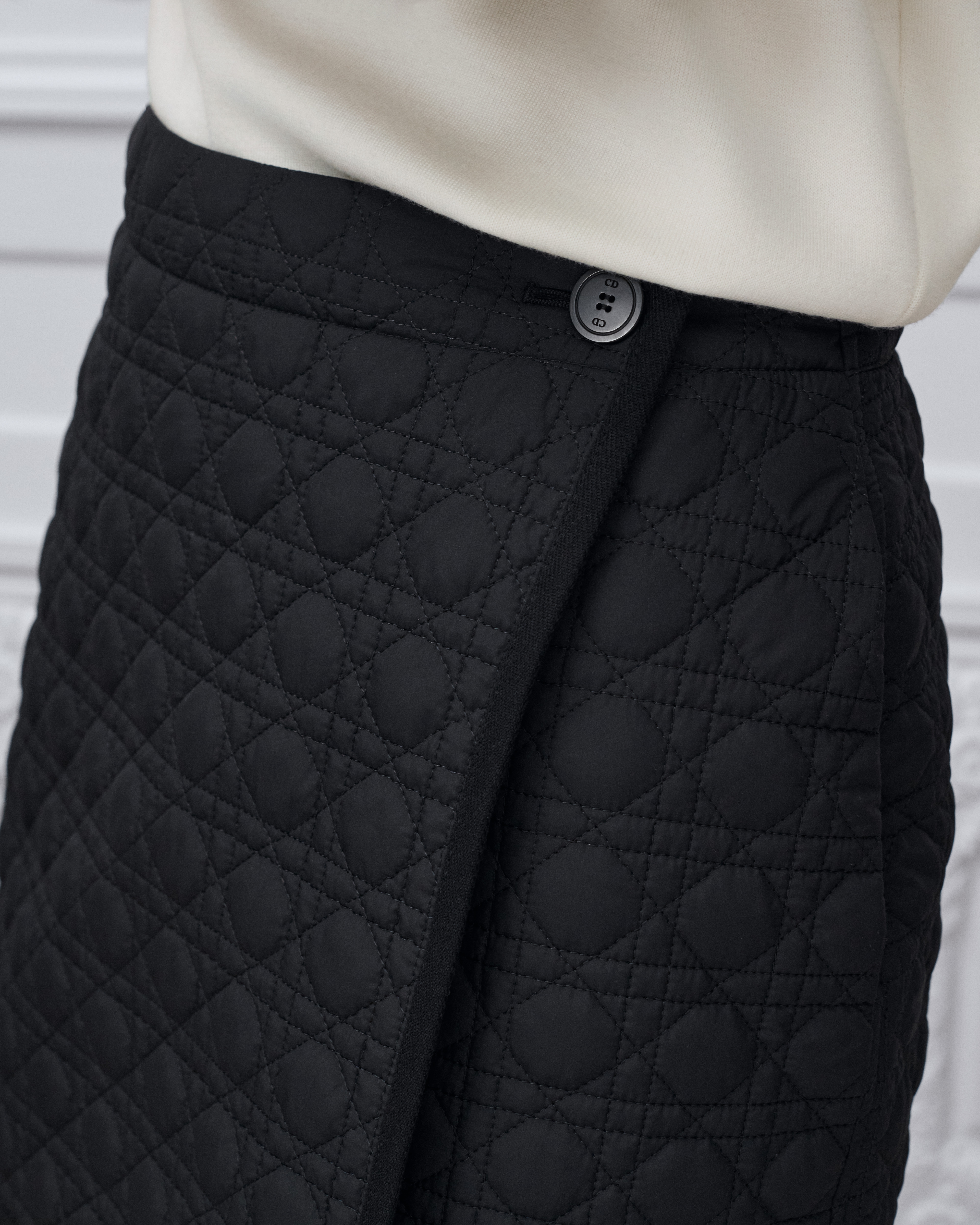 Straight Macrocannage Wrap Miniskirt Black Quilted Technical Taffeta | DIOR