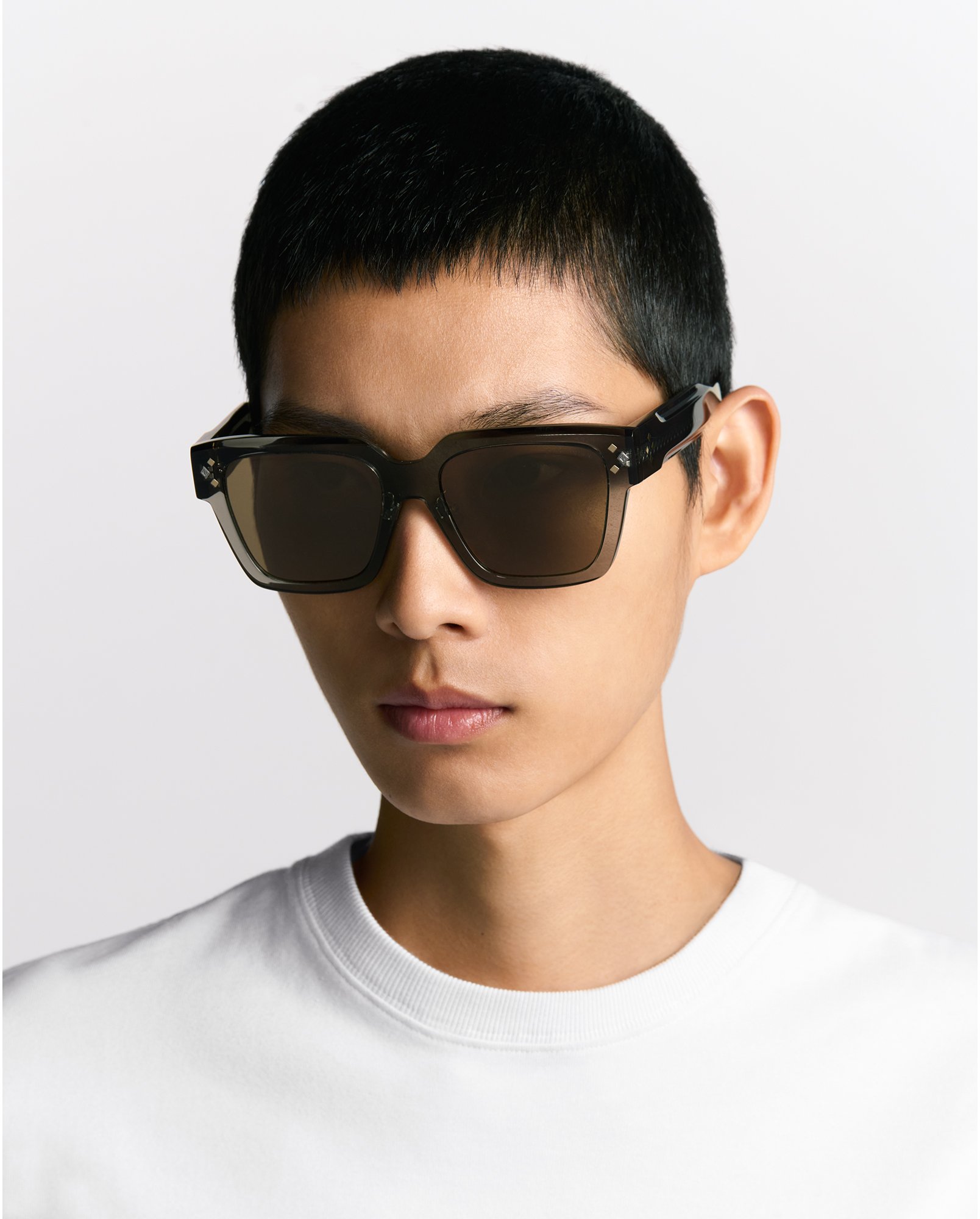 CD Diamond S3F แว่นกันแดดทรงสี่เหลี่ยมจัตุรัสสีเทาใส | DIOR