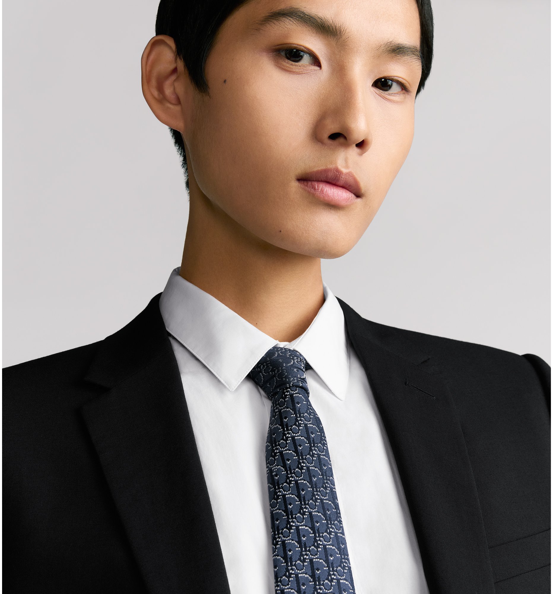 Cravate Dior Oblique Pixel Soie bleue, bleu marine et blanche | DIOR