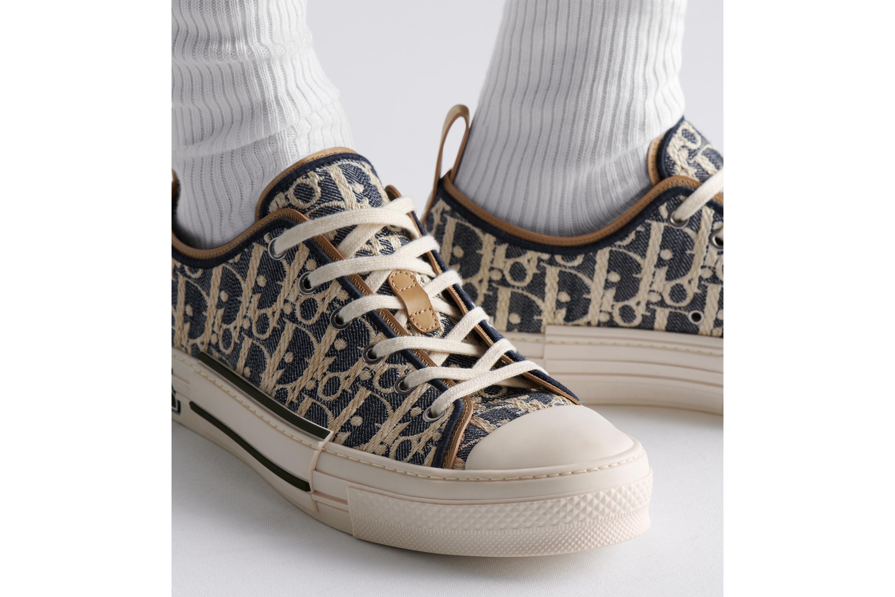 Sneaker bassa B23 League Denim Dior Oblique con effetto rafia blu e beige | DIOR