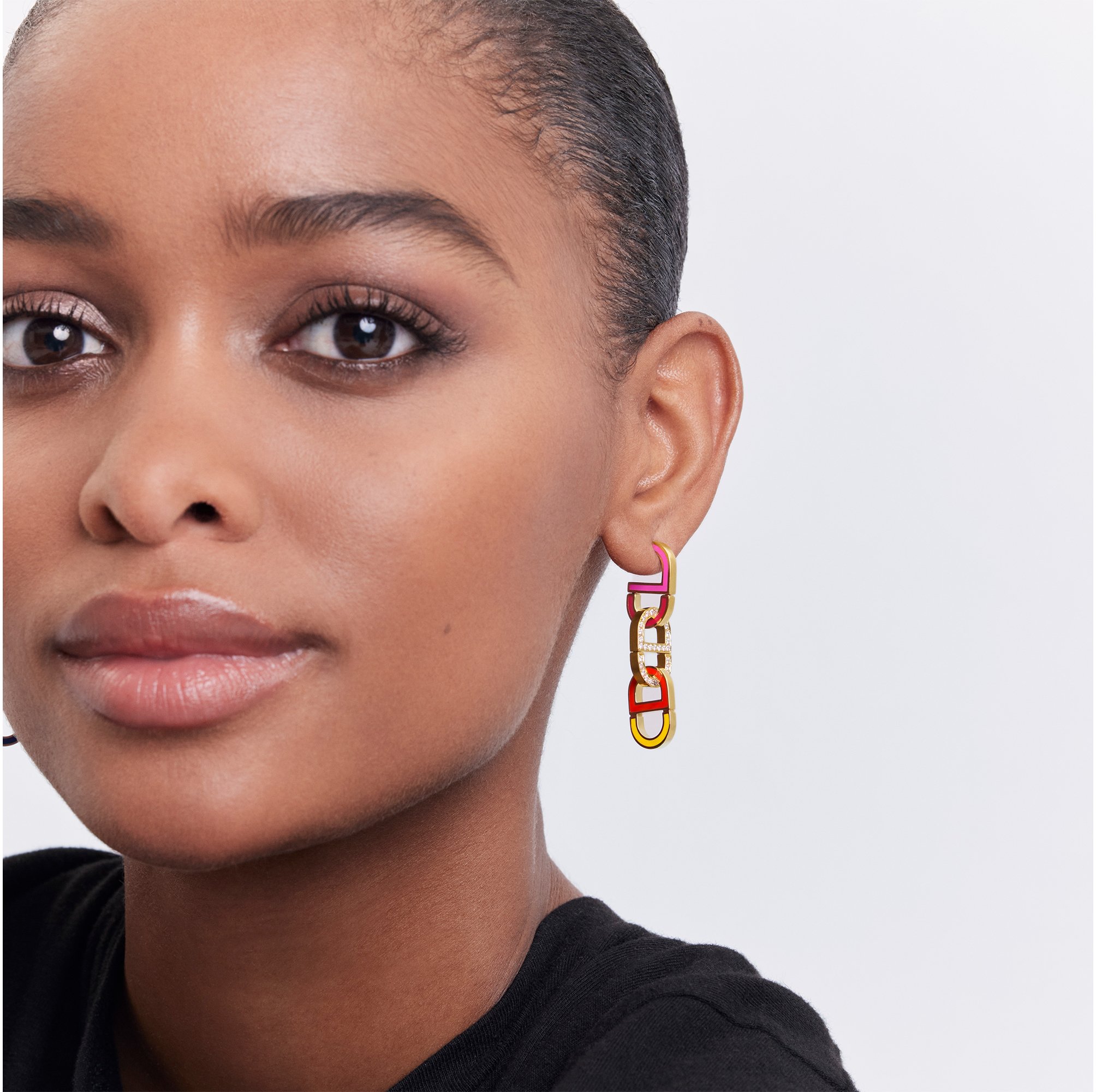 Color Dior Earrings Yellow Gold, Diamonds and Lacquer | DIOR