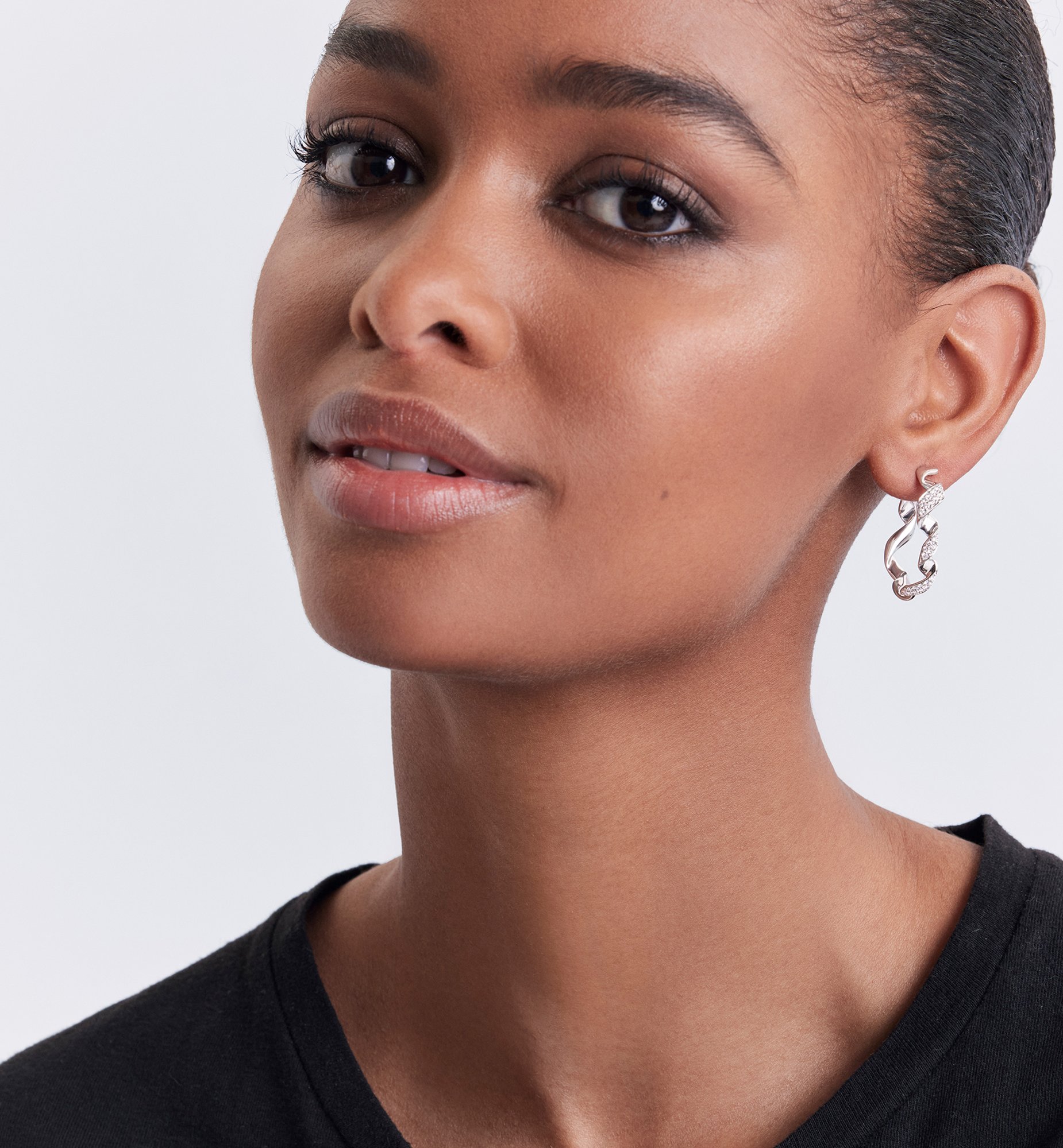 Couture Dior Earrings White Gold and Diamonds | DIOR Couture Dior Earrings White Gold and Diamonds | DIOR