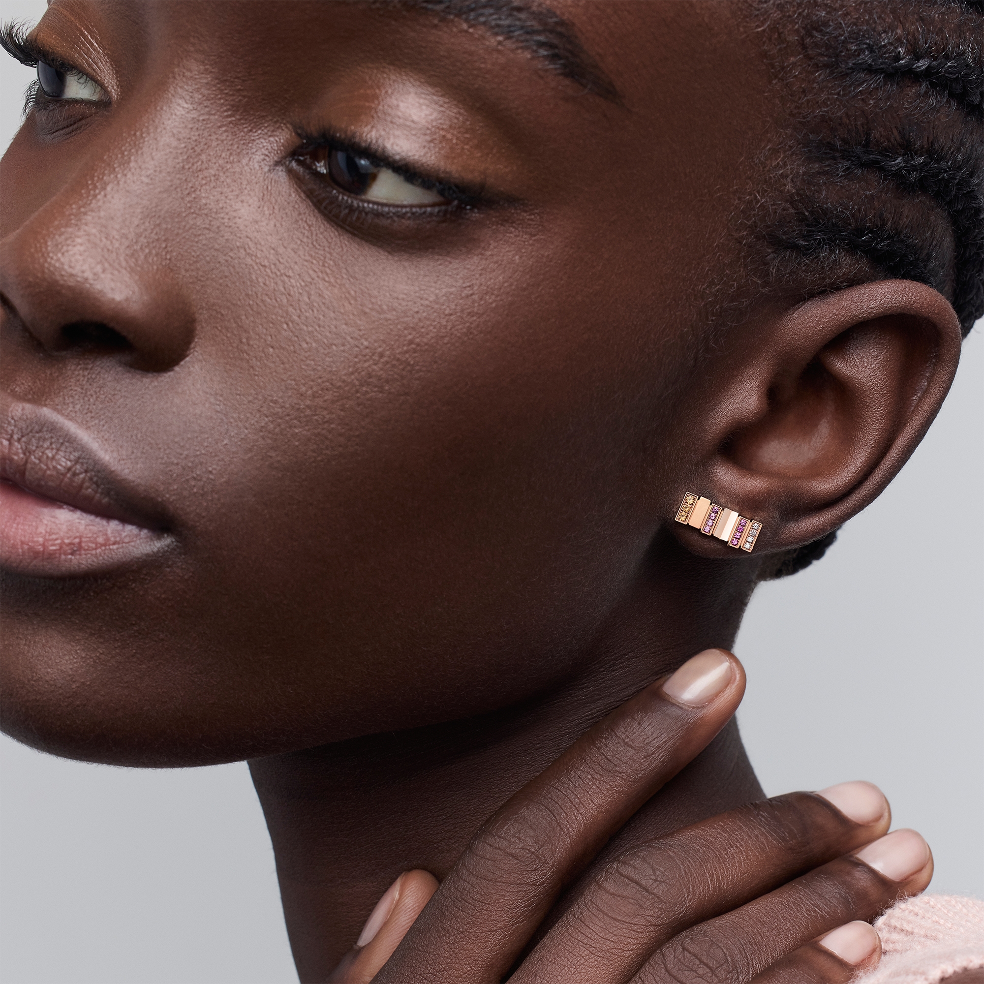 ต่างหูข้างเดียว GEM DIOR พิงค์โกลด์ เพชร แซฟไฟร์สีเหลืองและสีชมพู และทับทิมสีชมพู | DIOR