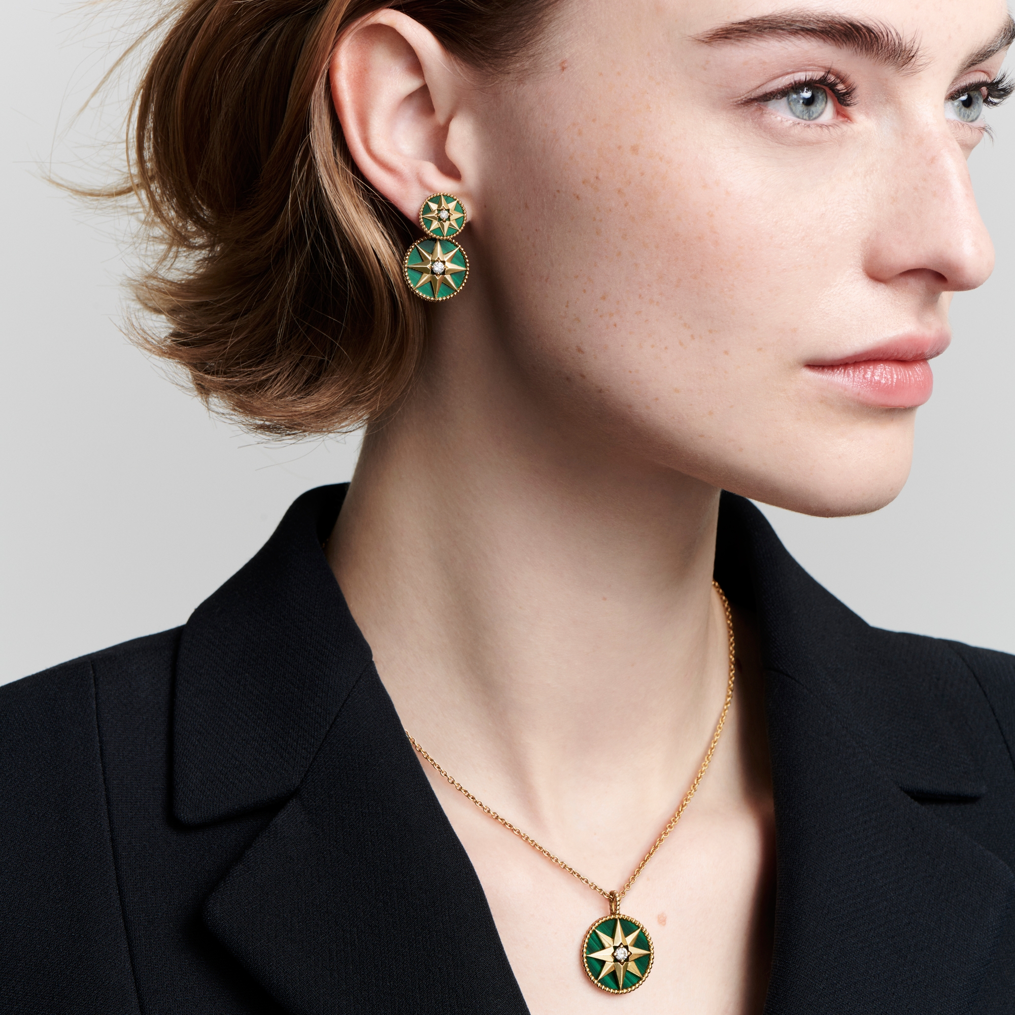Groot Rose des Vents-medaillon Geelgoud, diamant en malachiet | DIOR