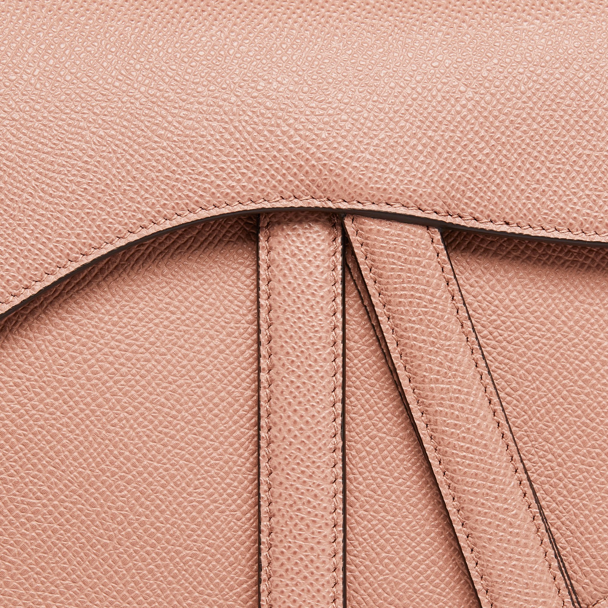 Borsa a tracolla Saddle Pelle di vitello granulata color cipria | DIOR