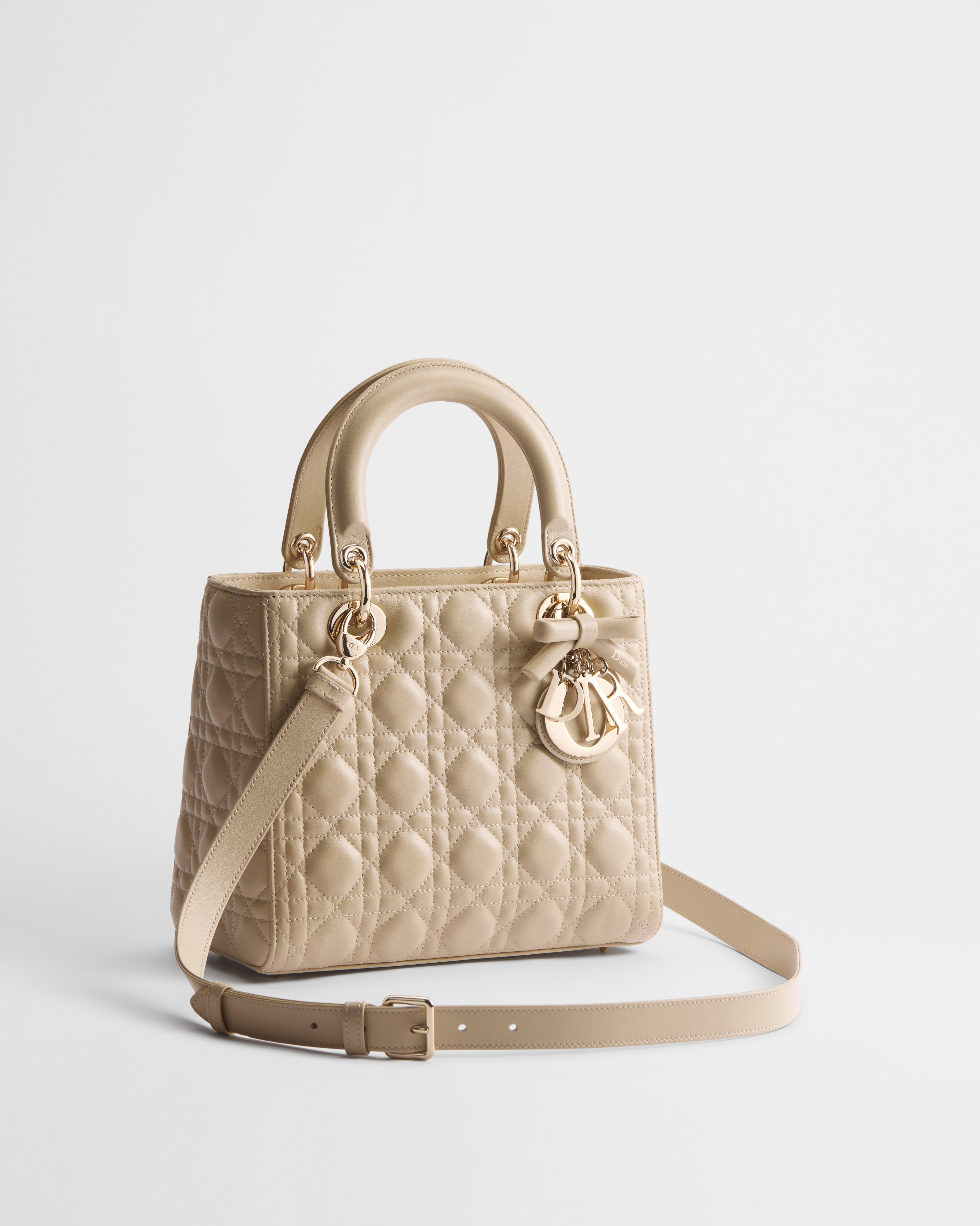 Mittelgroße Lady Dior Tasche Cannage Lammleder in Trench | DIOR