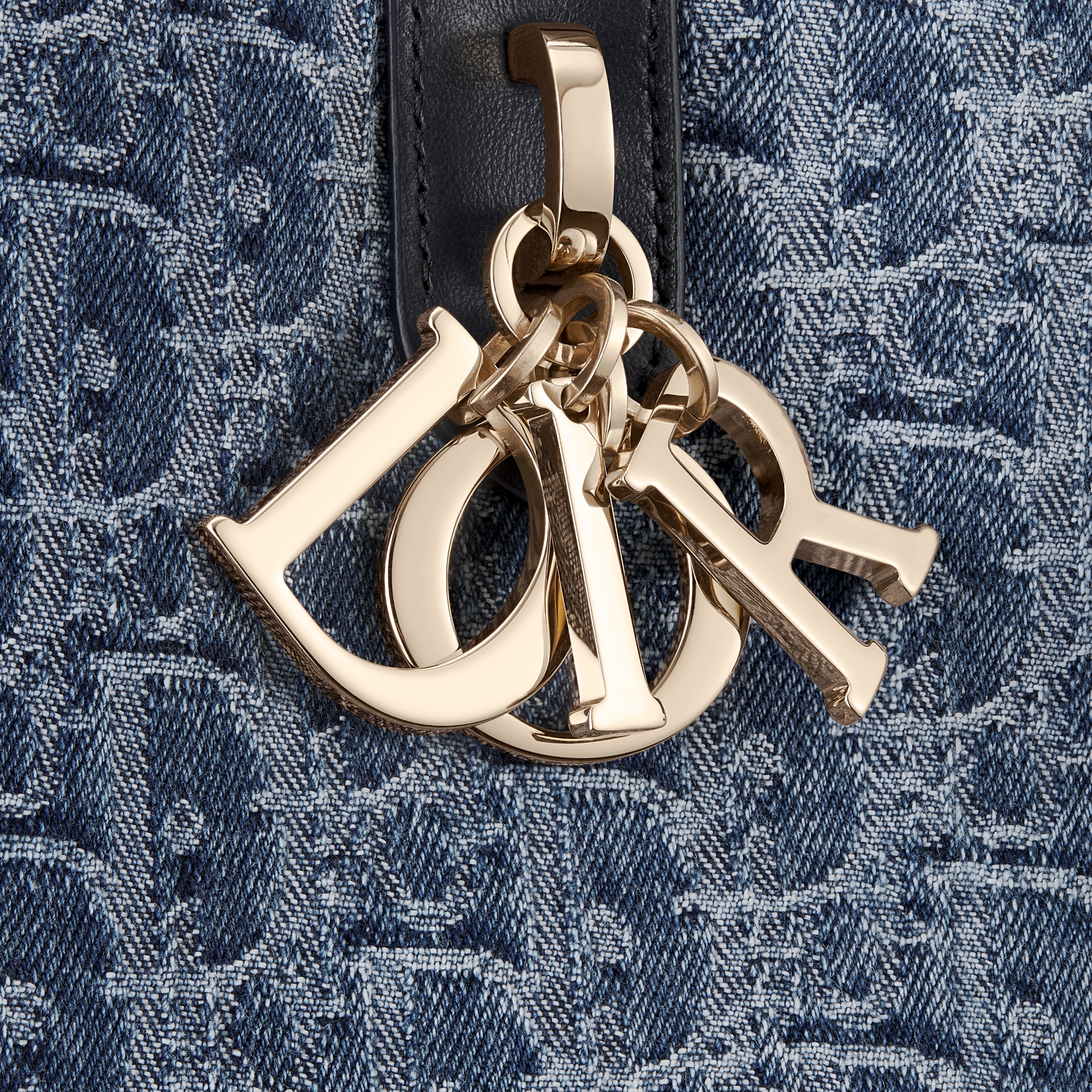 Large Dior Toujours Bag Blue Denim Dior Oblique Jacquard | DIOR