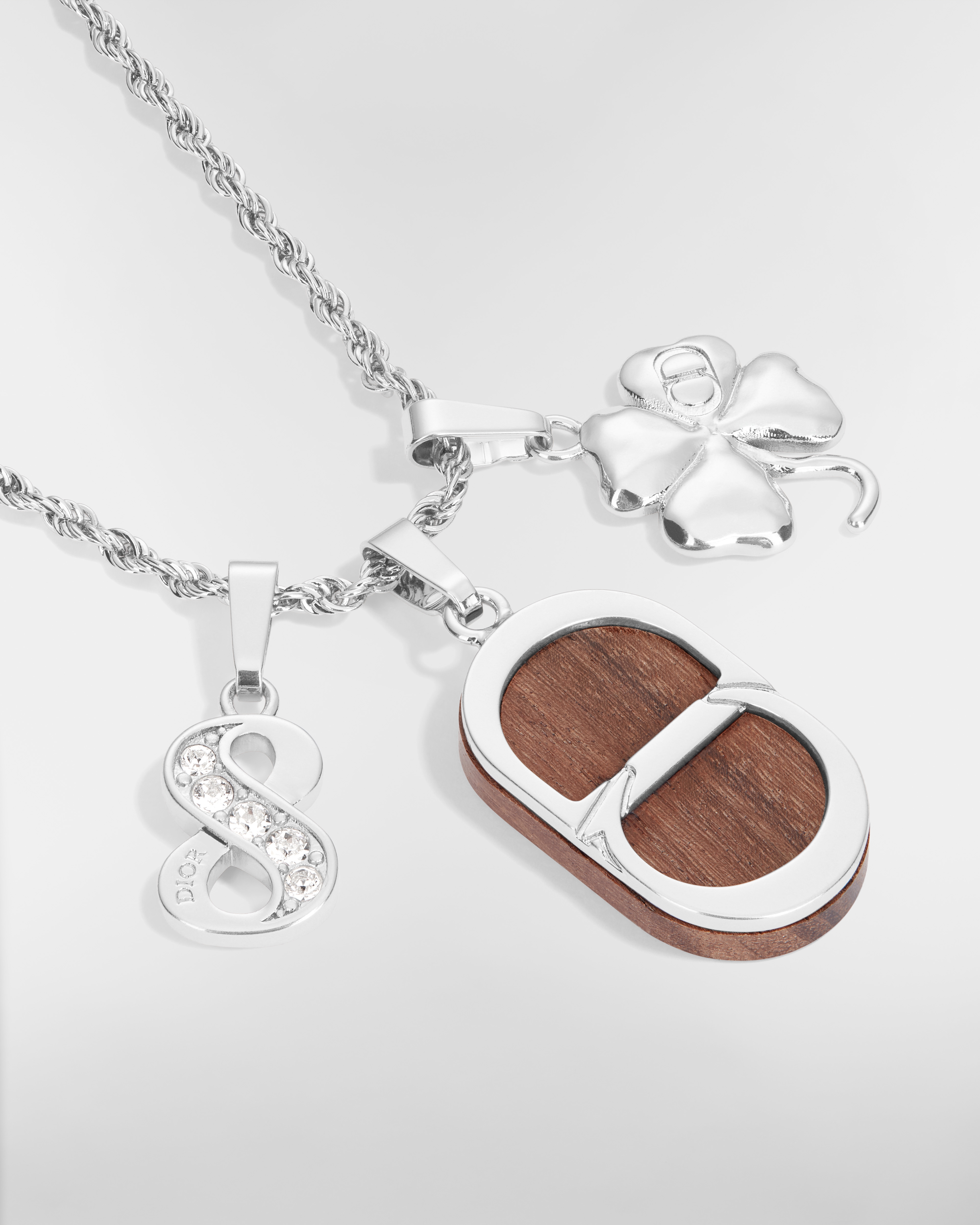 Collier pendentifs Knock on Wood Laiton argenté, bois de Santos et ...
